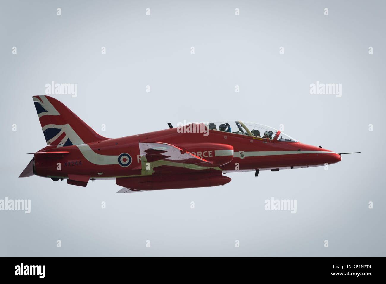 Red arrows hawk raf flight jet plane hi-res stock photography and ...