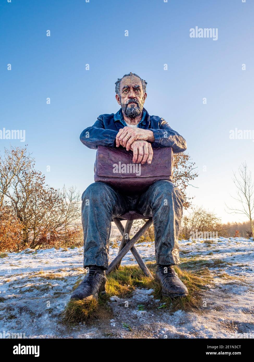 Sean henry seated man hi-res stock photography and images - Alamy
