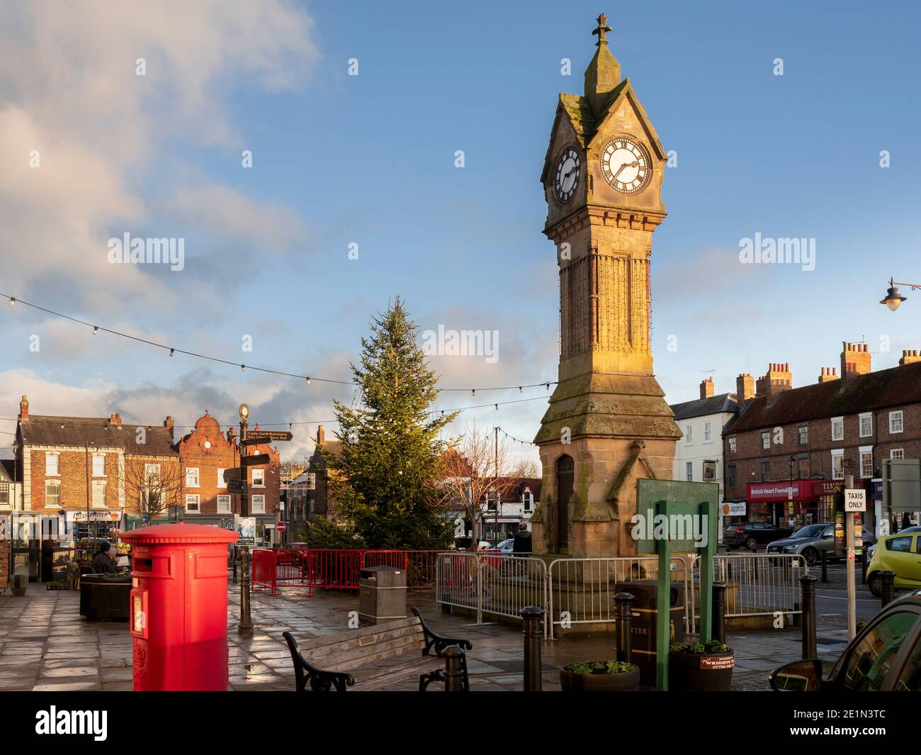 Clock tower and Christmas tree in Market Square, Thirsk. North ...