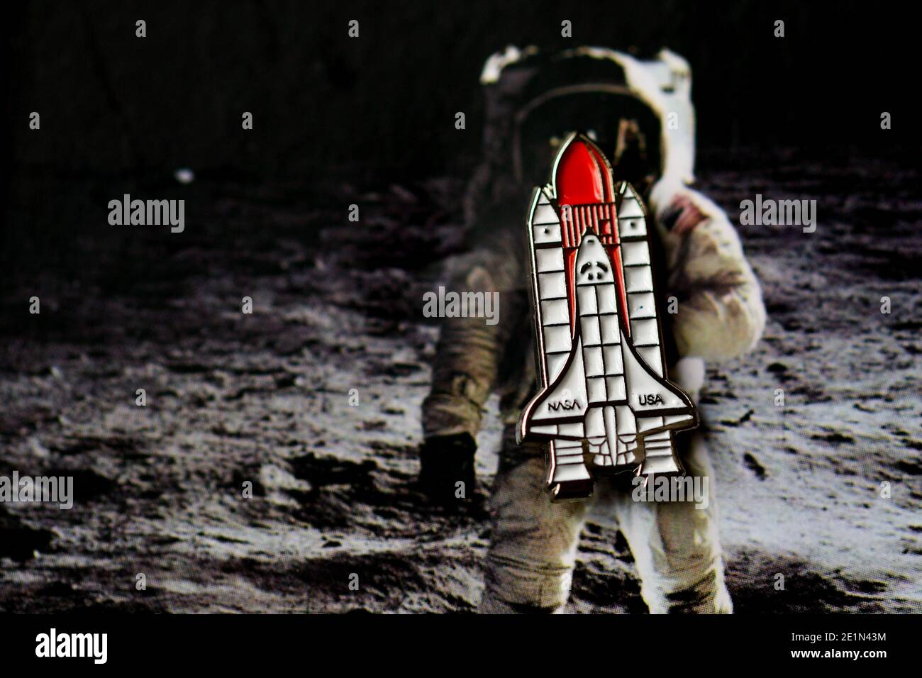 Pin badge hi-res stock photography and images - Alamy