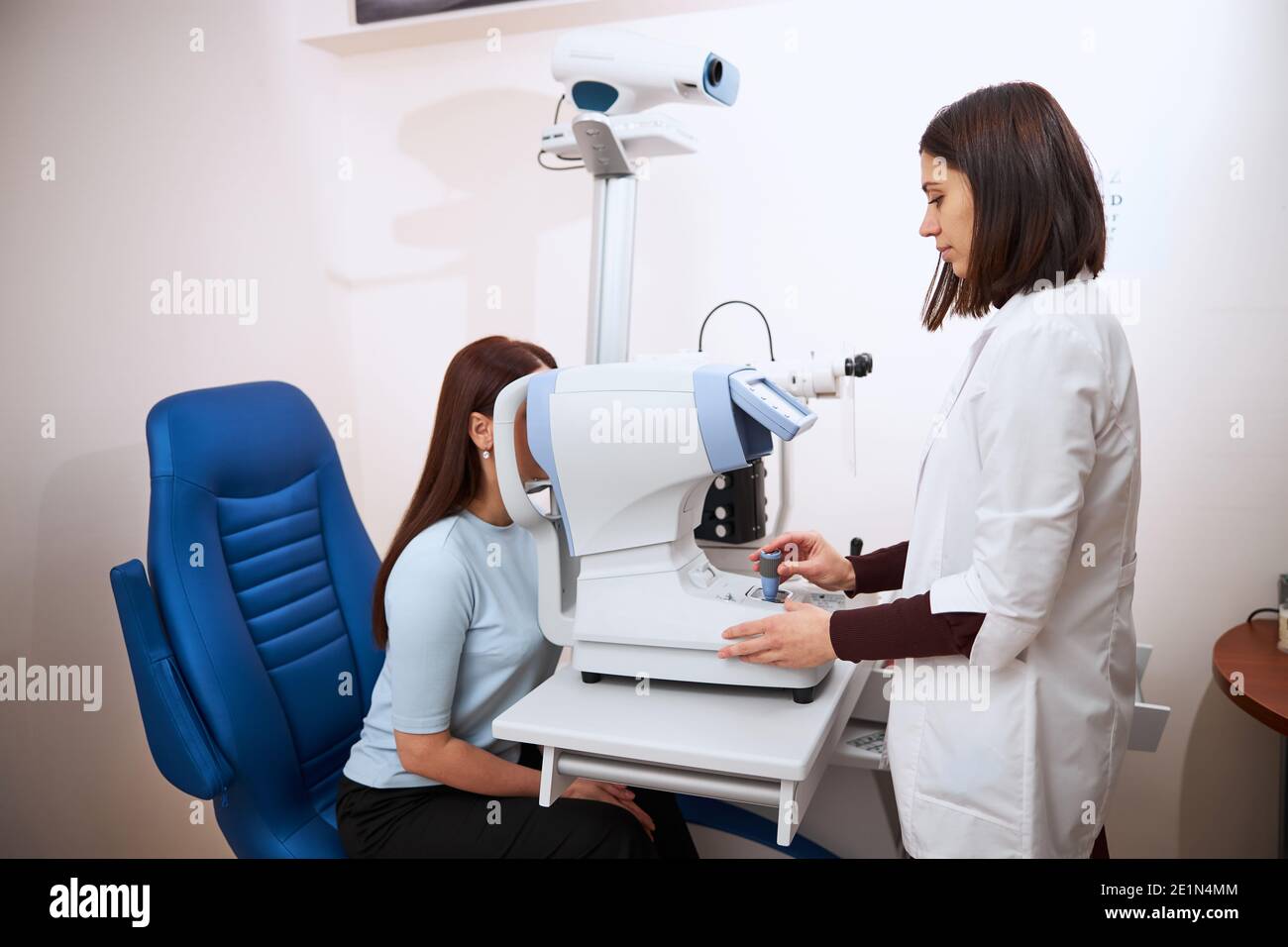 Eye checking machine hi-res stock photography and images - Alamy