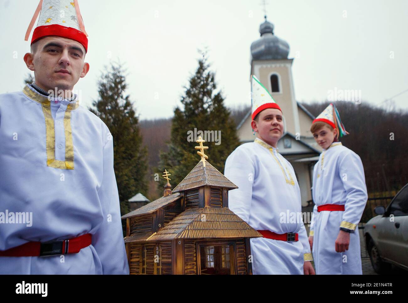 Non Exclusive: TURYCHKY, UKRAINE - JANUARY 7, 2021 - Carollers of the ...