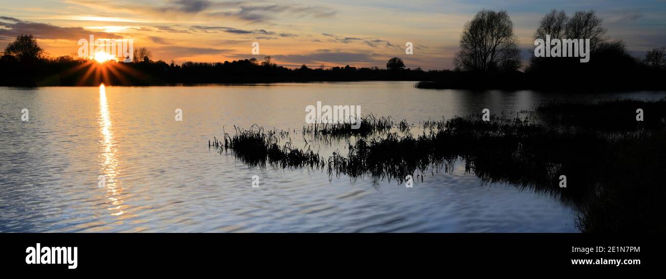 Winter sunset over Hinchingbrooke Country Park, Huntingdon town ...