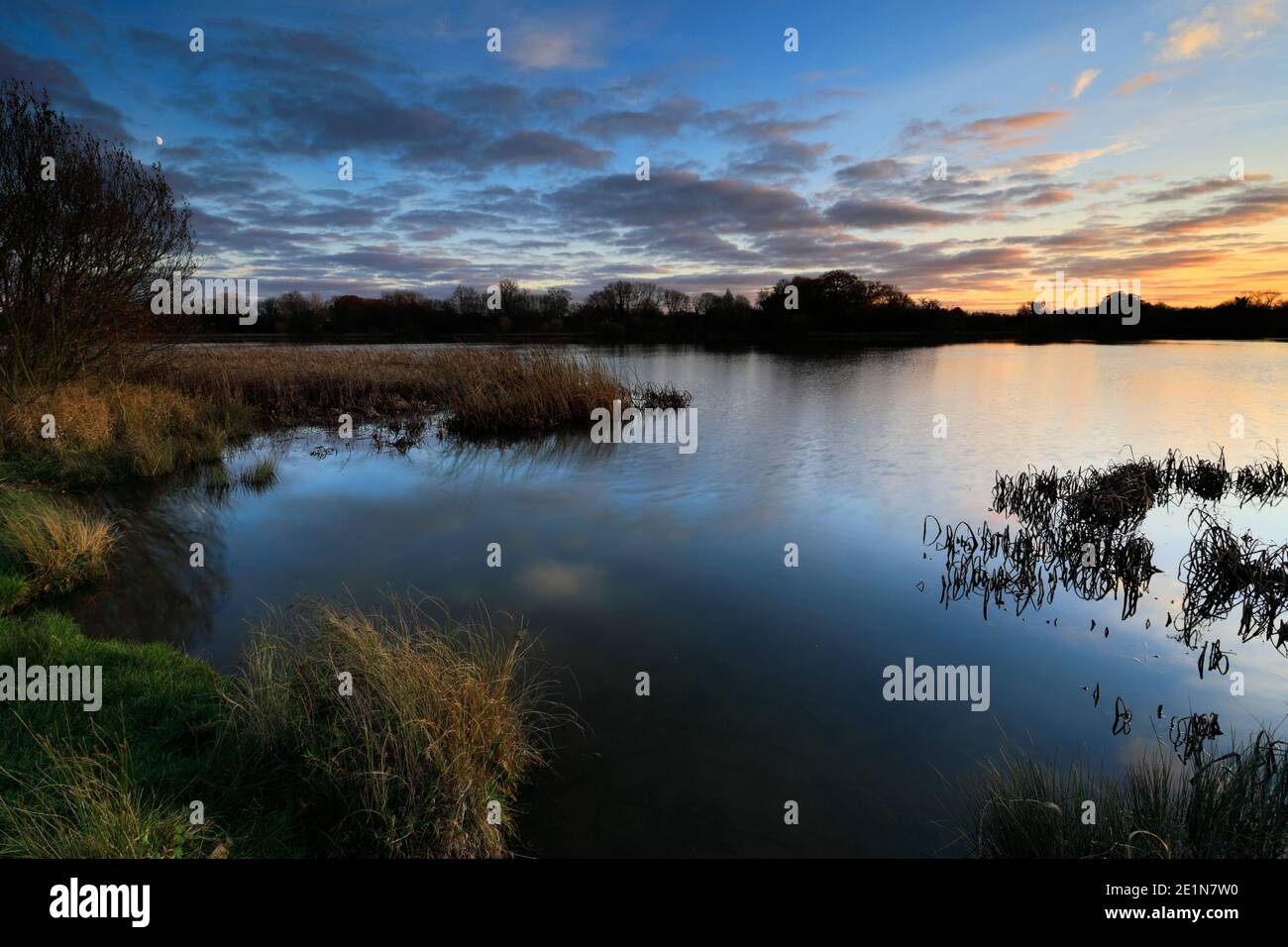Winter sunset over Hinchingbrooke Country Park, Huntingdon town ...