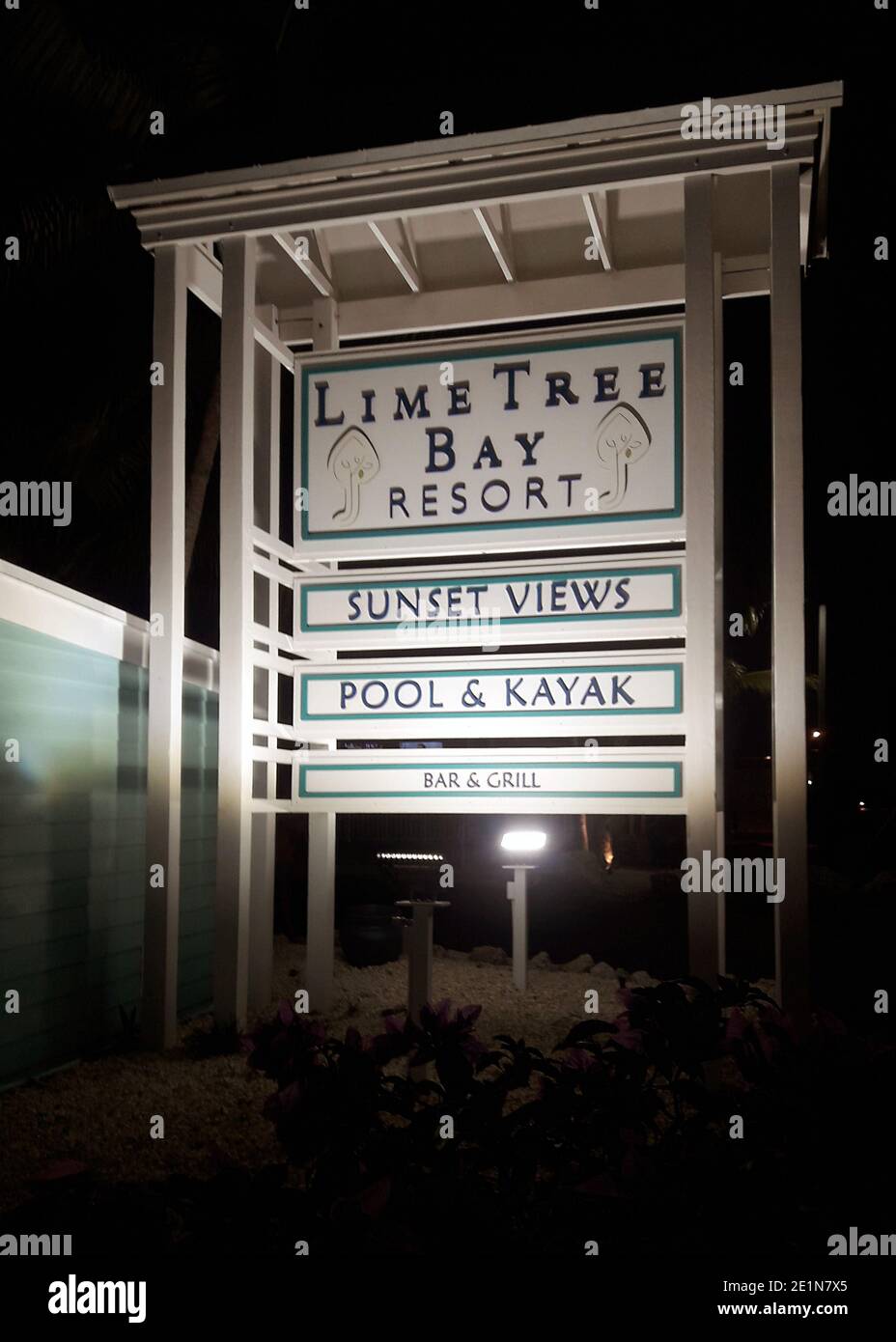 Lime tree bay resort sign hi-res stock photography and images - Alamy