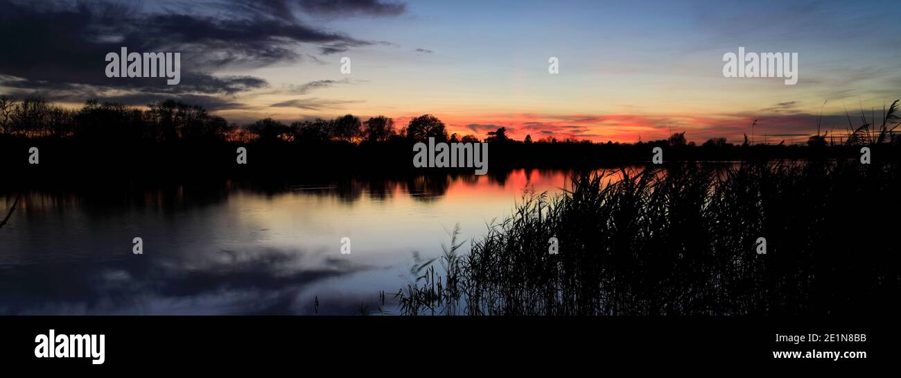 Winter sunset over Hinchingbrooke Country Park, Huntingdon town ...