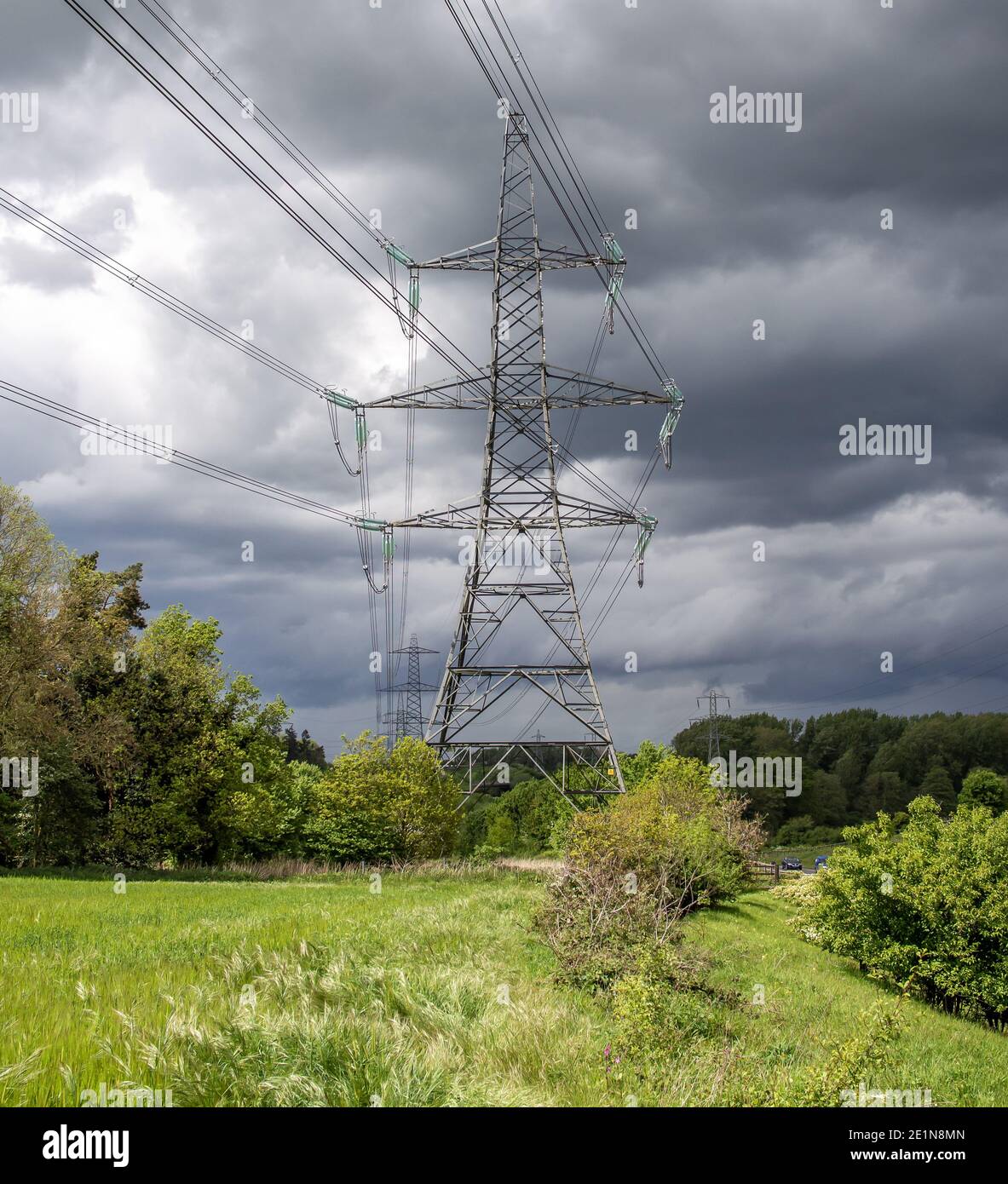 Electricity pylons and overhead lines of the Transmission and ...