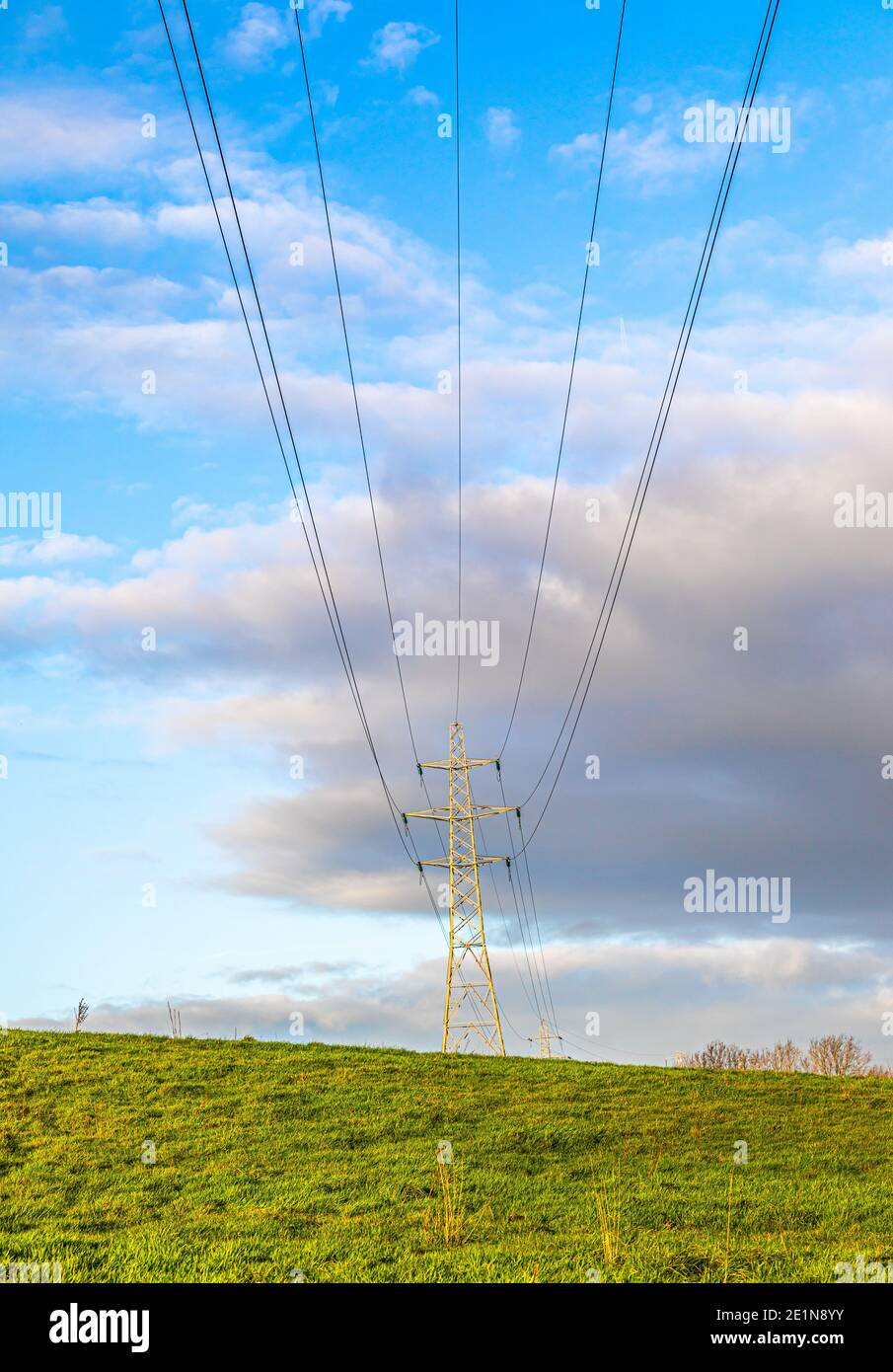 Electricity pylons and overhead lines of the Transmission and ...