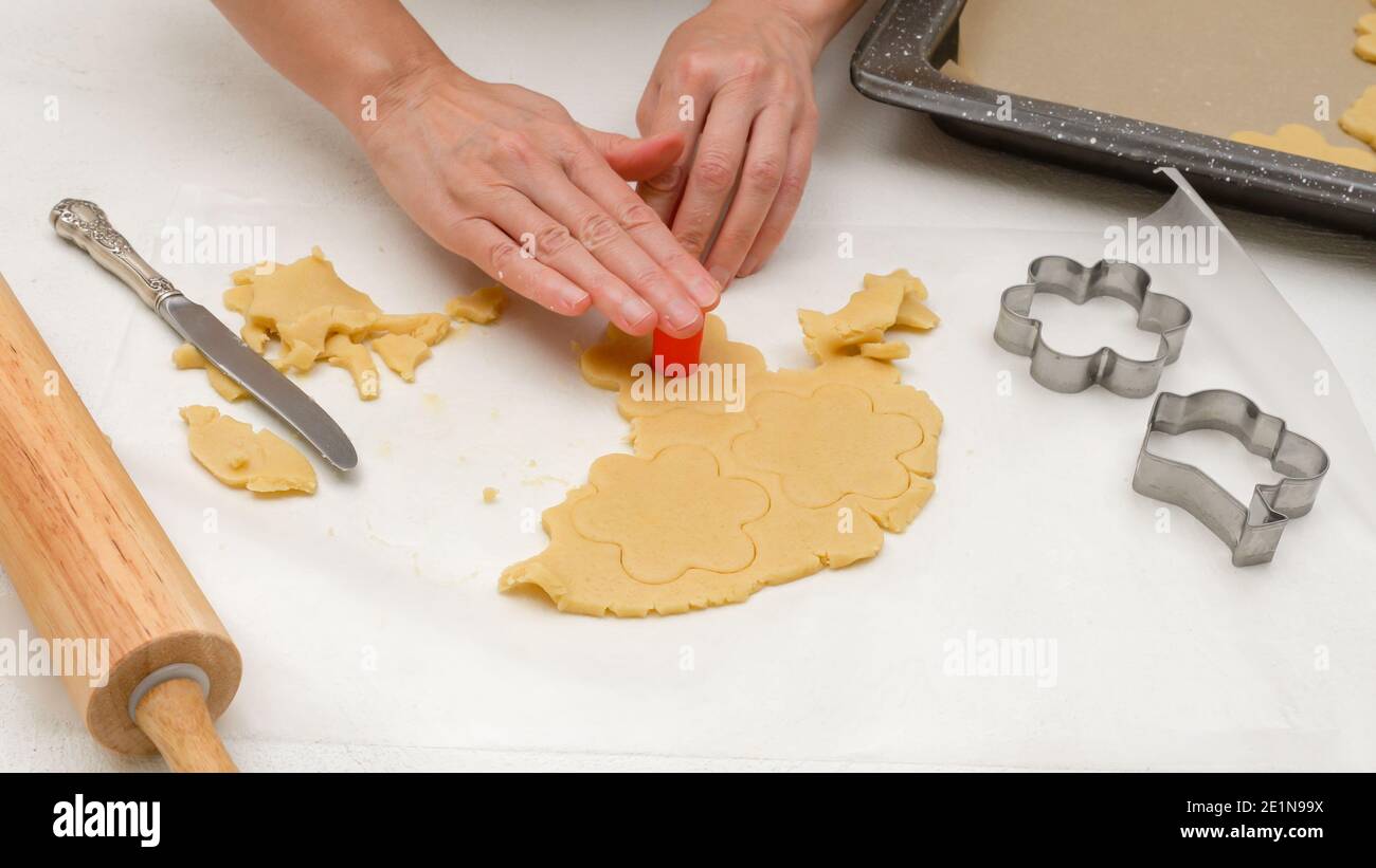 Flower shaped shortbread cookies filled with raspberry jam recipe ...