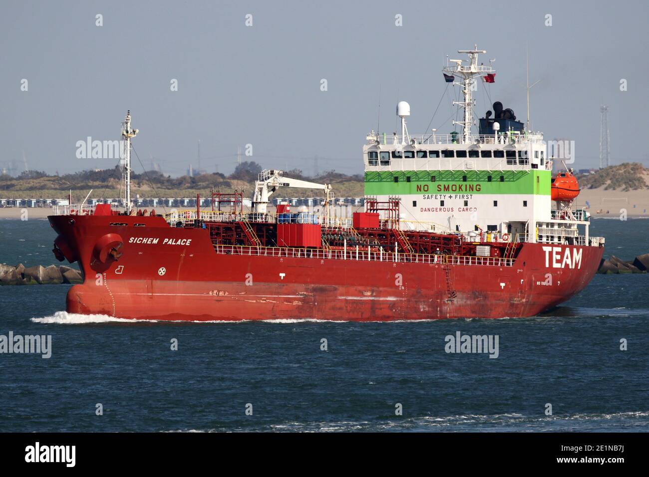 Chemical tanker hi-res stock photography and images - Alamy