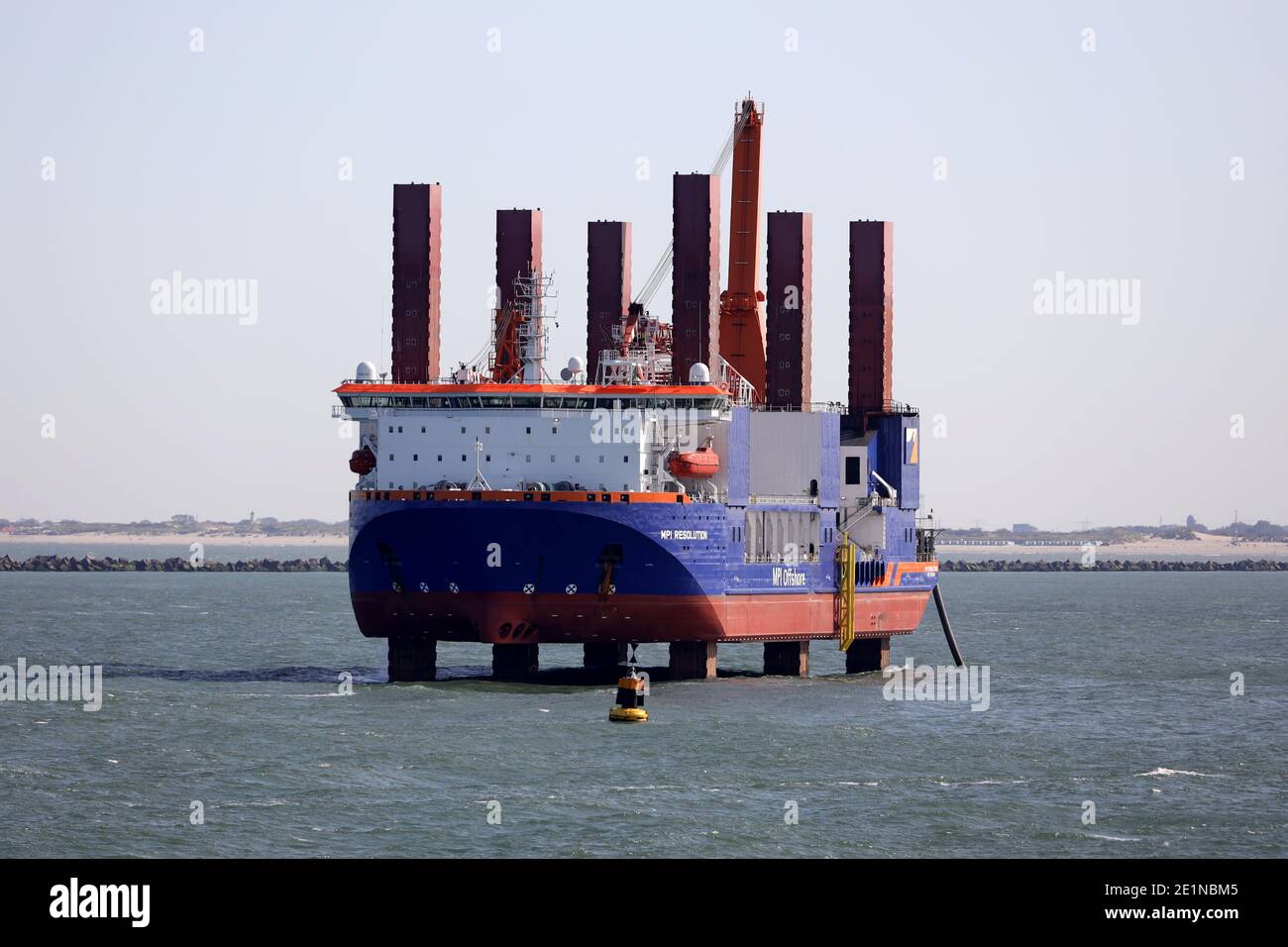Offshore installation crane vessel hi-res stock photography and images ...