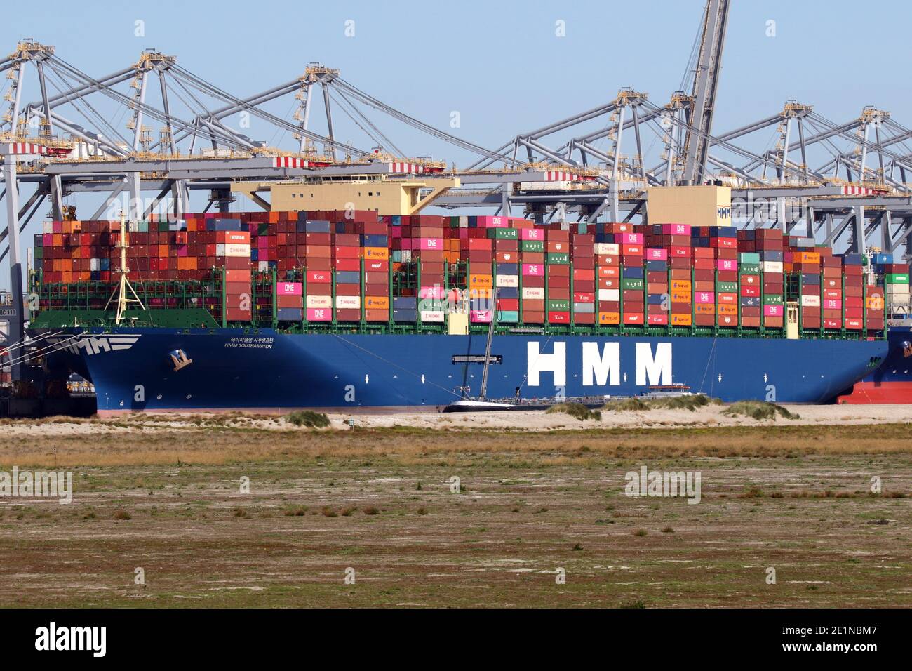 The container ship HMM Southampton will be loaded in the port of ...