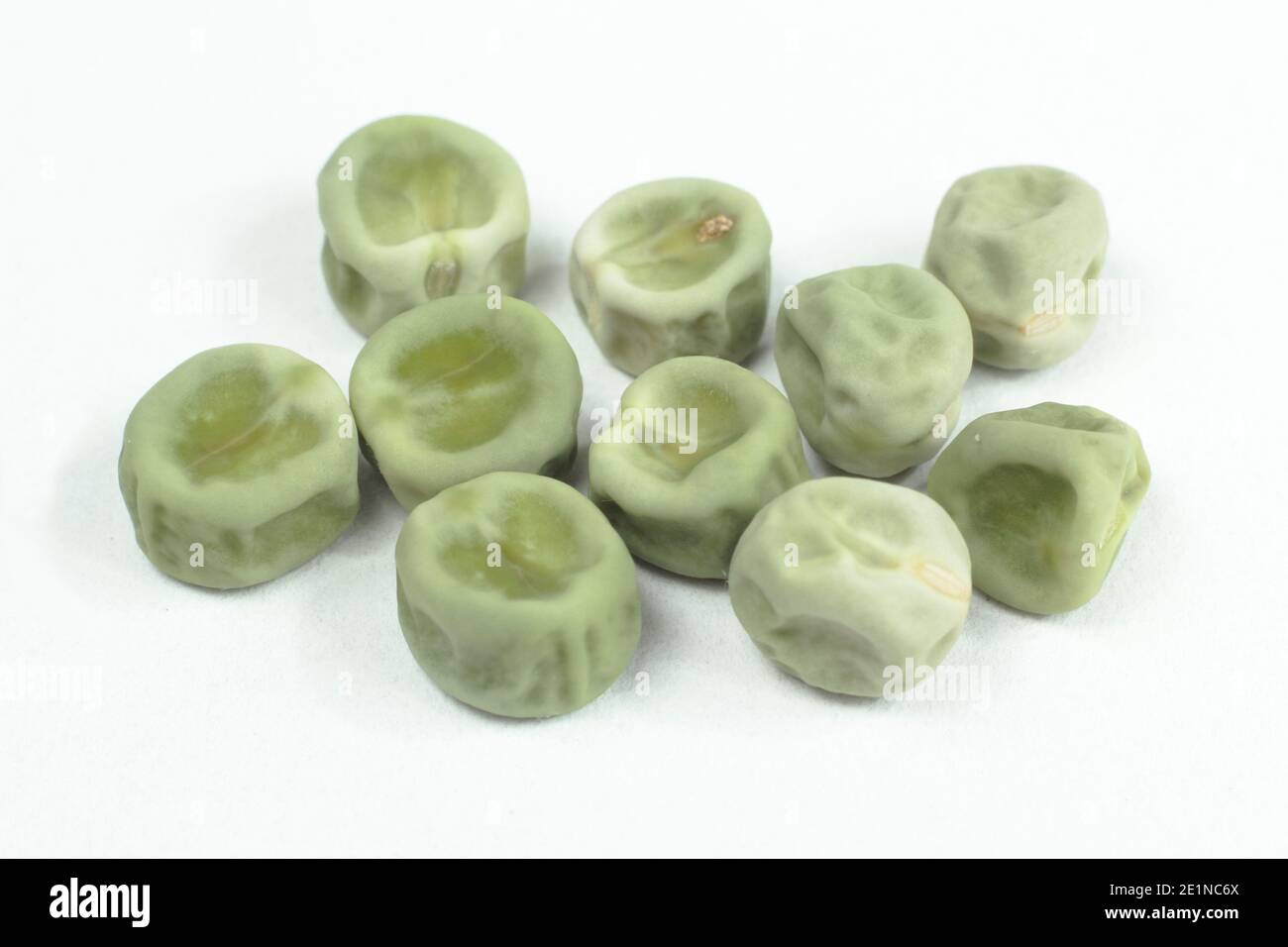 Pisum sativum 'Kelvedon Wonder' peas. Dried pea seeds and pod for ...