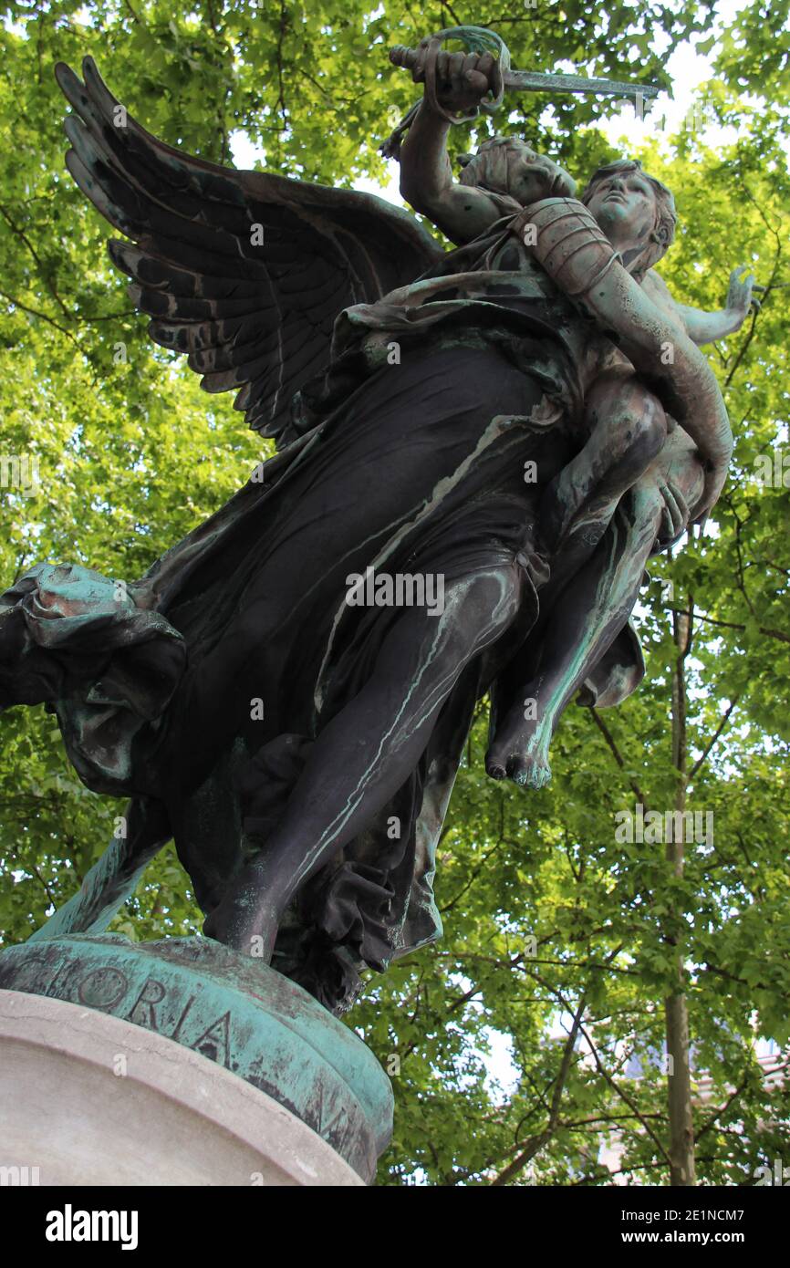 Allegoric statue hi-res stock photography and images - Alamy