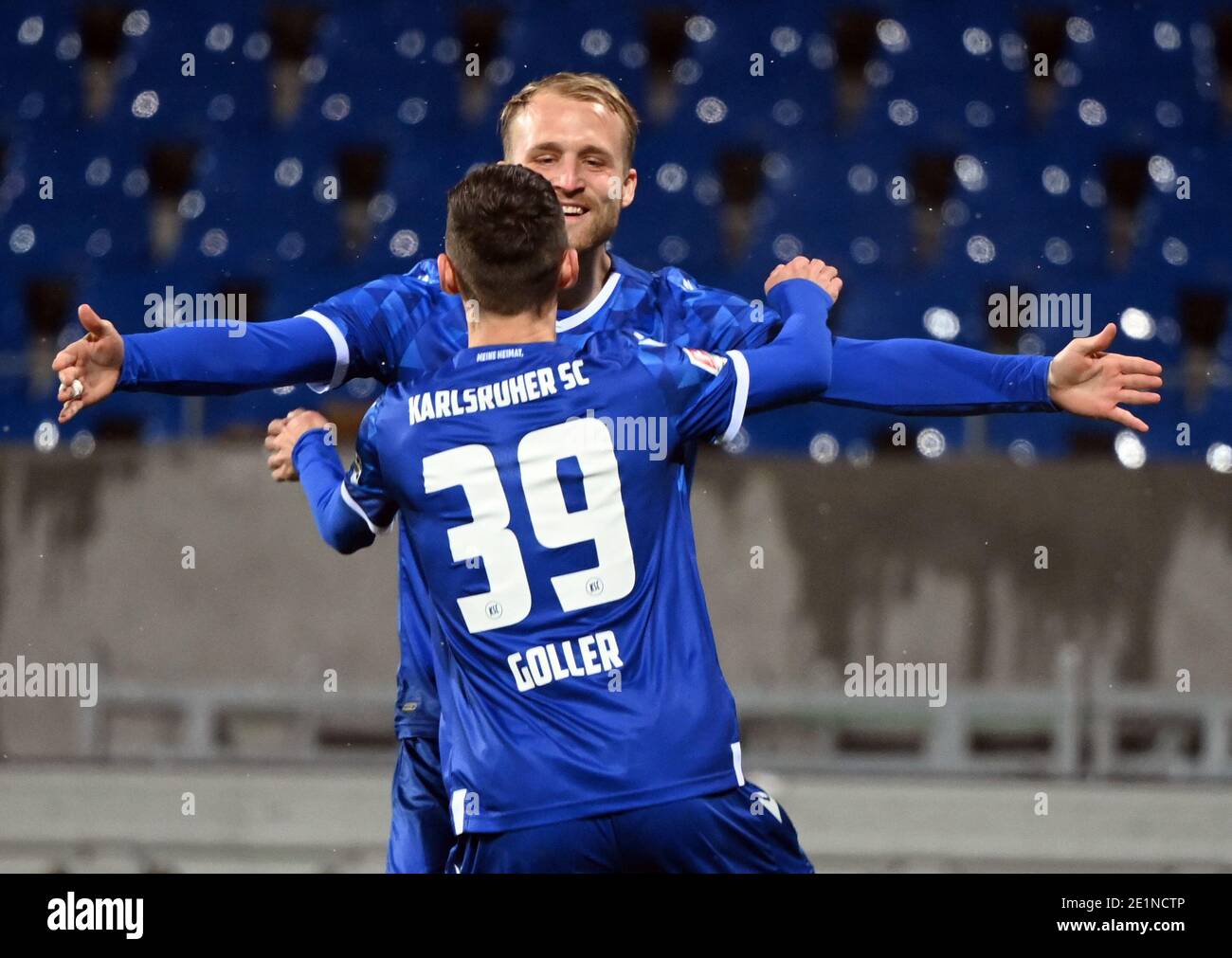 Karlsruhe, Germany. 08th Jan, 2020. Football: 2nd Bundesliga ...