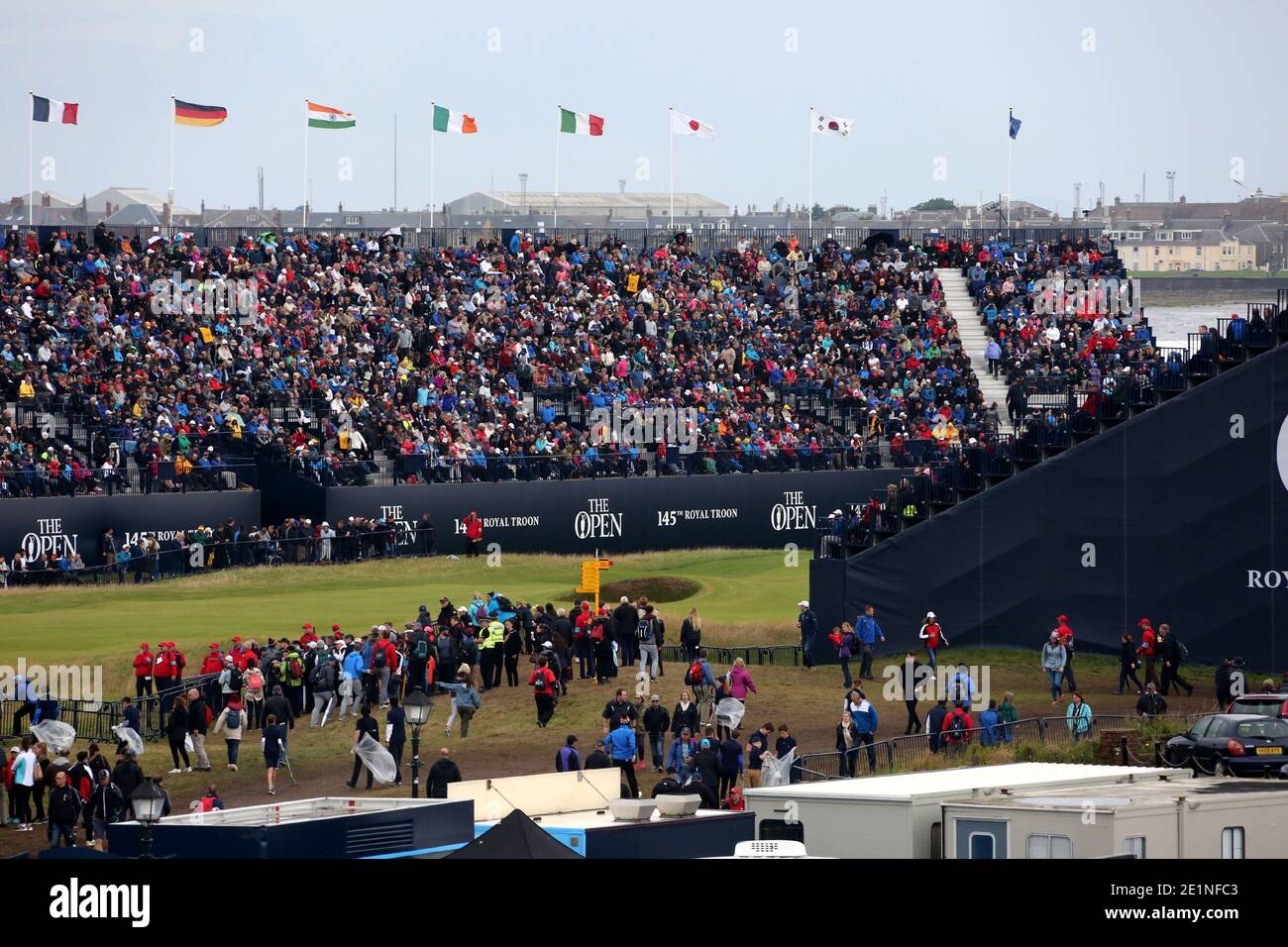 18th Hole Grandstands High Resolution Stock Photography and Images - Alamy