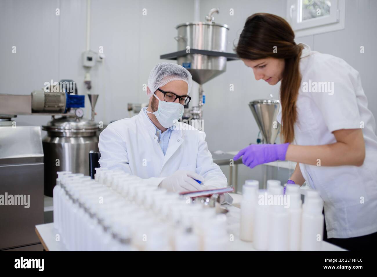 Testing cosmetics lab hi-res stock photography and images - Alamy