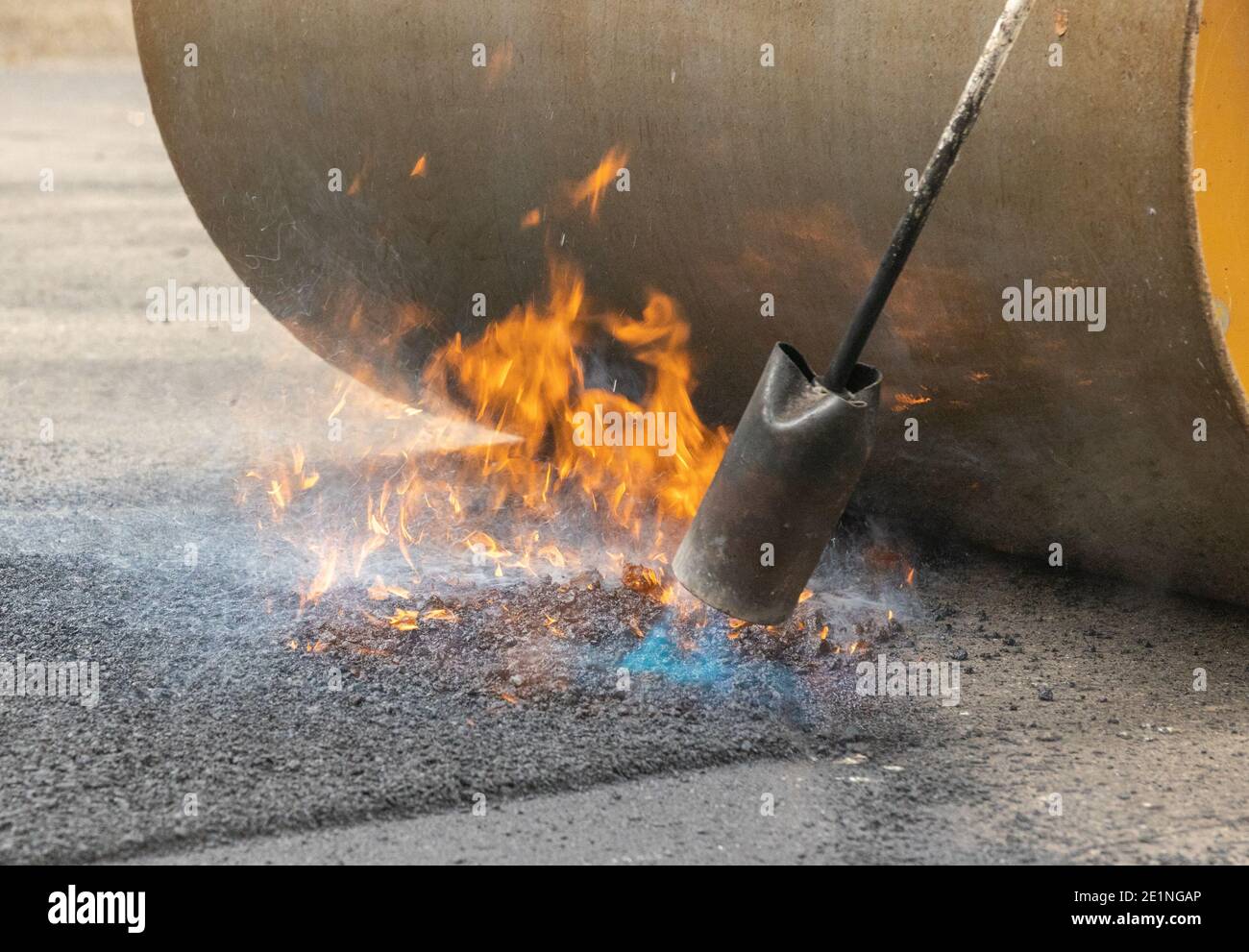 Rolled asphalt hi-res stock photography and images - Alamy