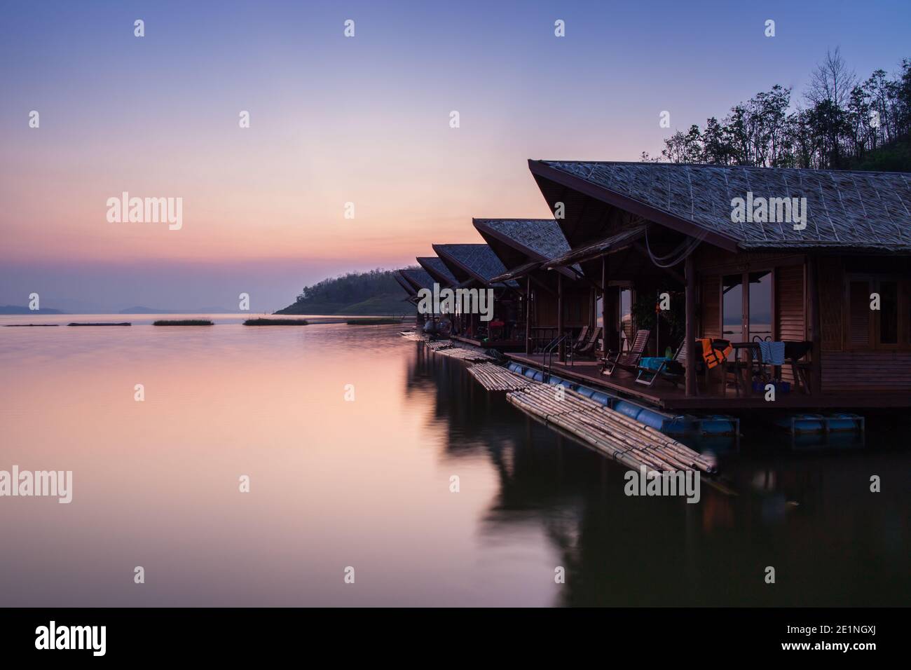 Floating wooden house hi-res stock photography and images - Alamy