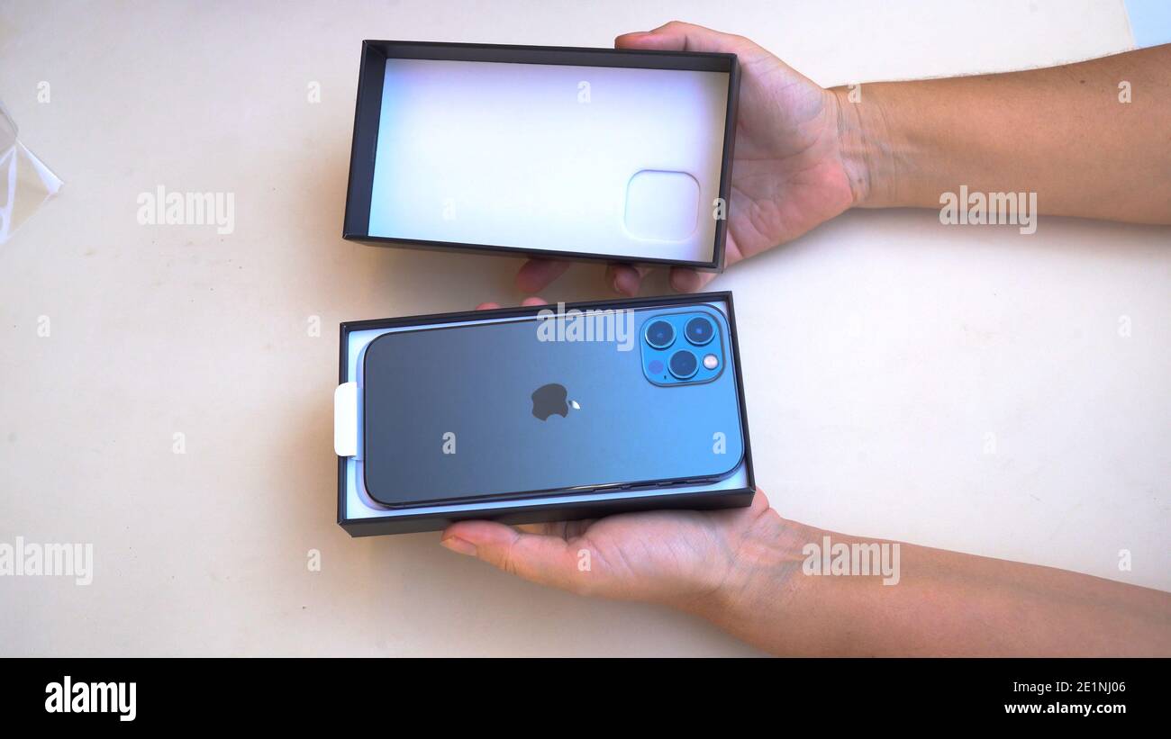 Iphone 12 pro box hi-res stock photography and images - Alamy