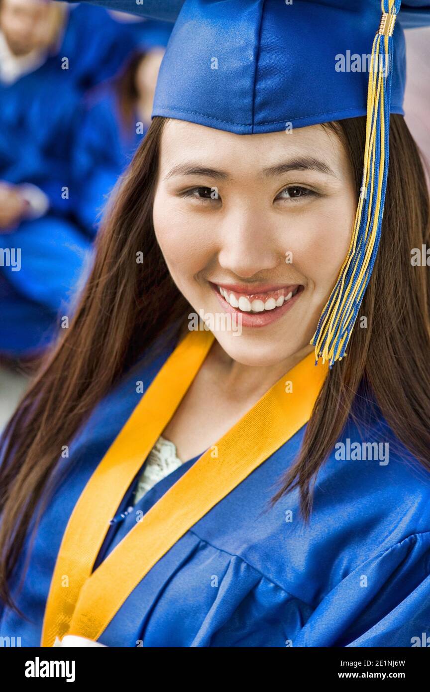 Chinese girl in graduation gown hi-res stock photography and images - Alamy