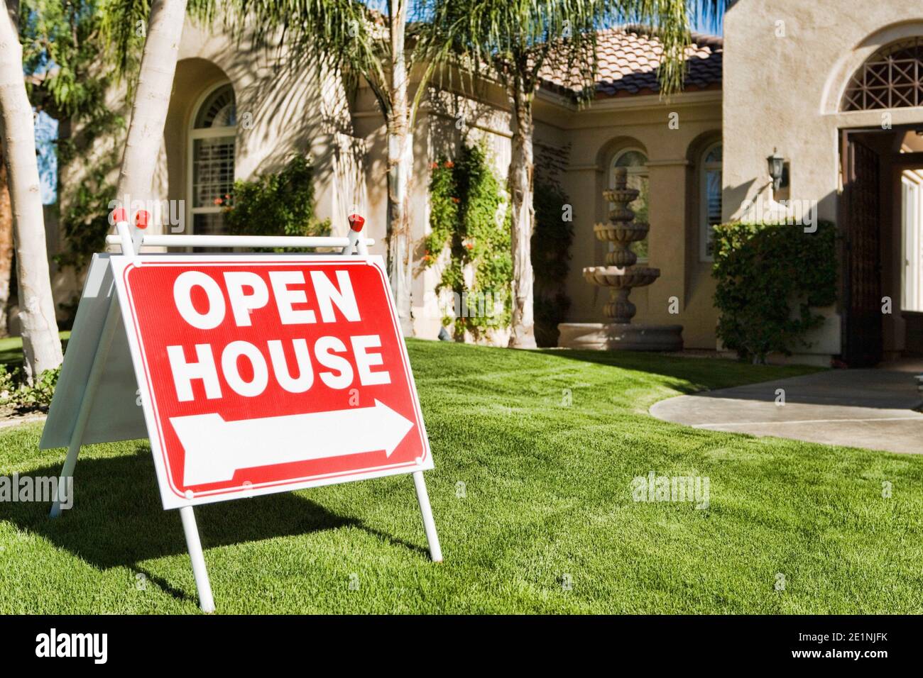 Open House Sign in Front Yard Stock Photo - Alamy