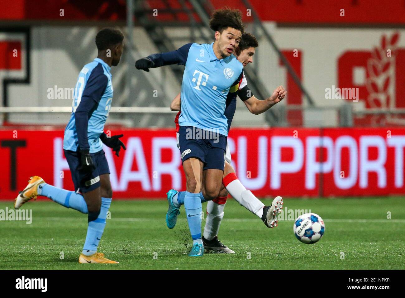 MAASTRICHT, NETHERLANDS - JANUARY 8: Jeredy Hilterman of Jong FC ...