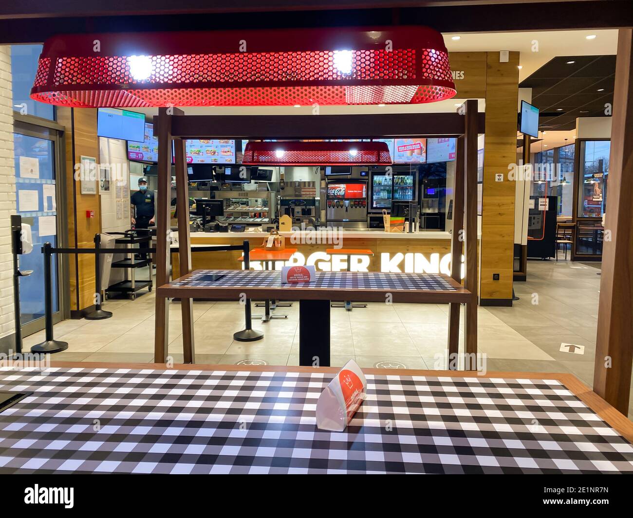 Empty burger king restaurant hi-res stock photography and images - Alamy