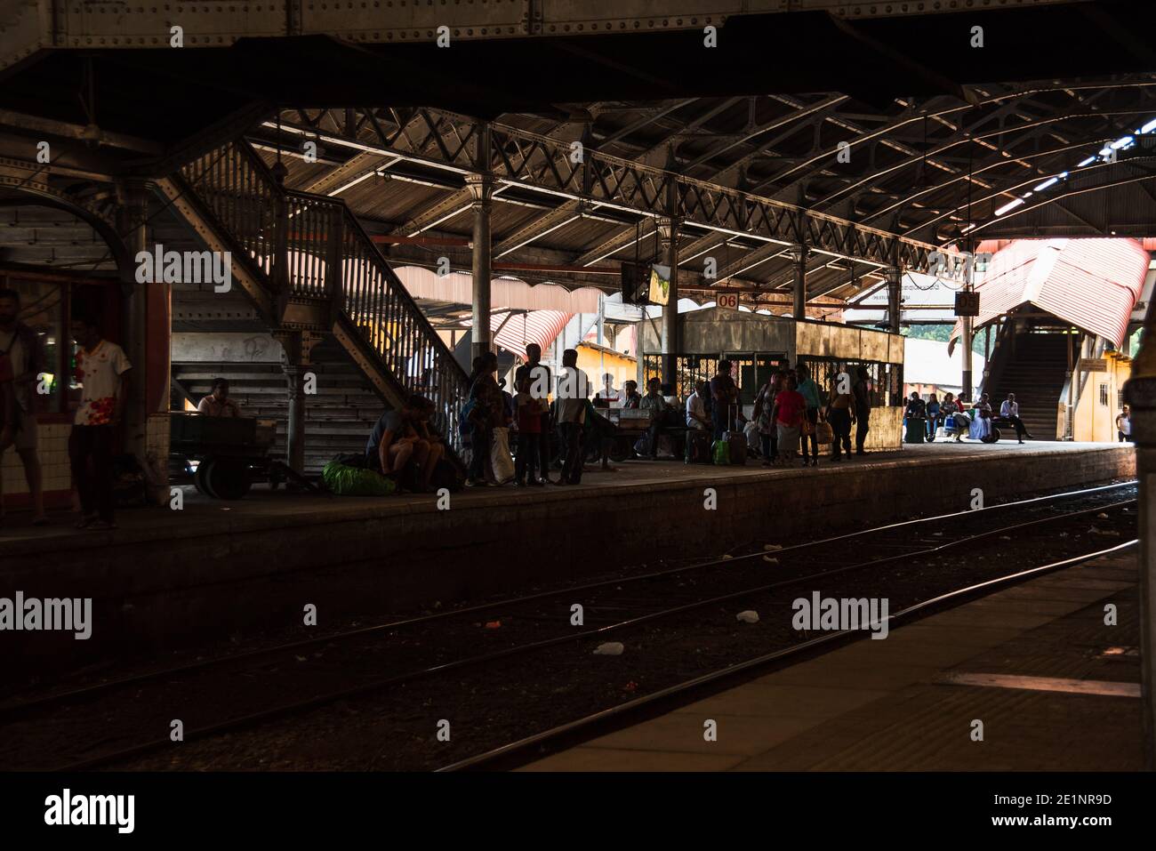 Passengers waitng on the platforms of Fort, Colombo Railway Station ...
