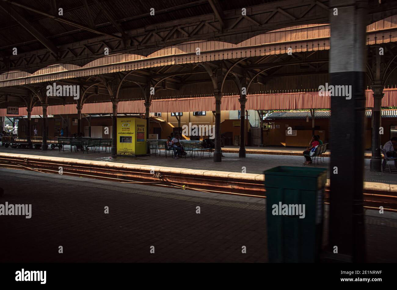 Platforms of Colombo Railway Station. Sri Lanka Stock Photo - Alamy