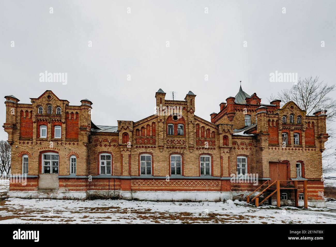 Old mansion in gothic hi-res stock photography and images - Alamy