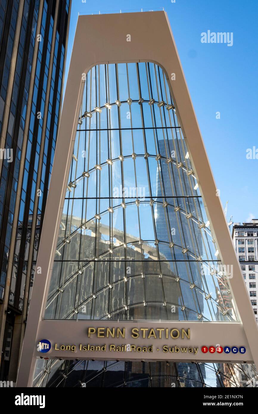 Mta subway station entrance hi-res stock photography and images - Alamy