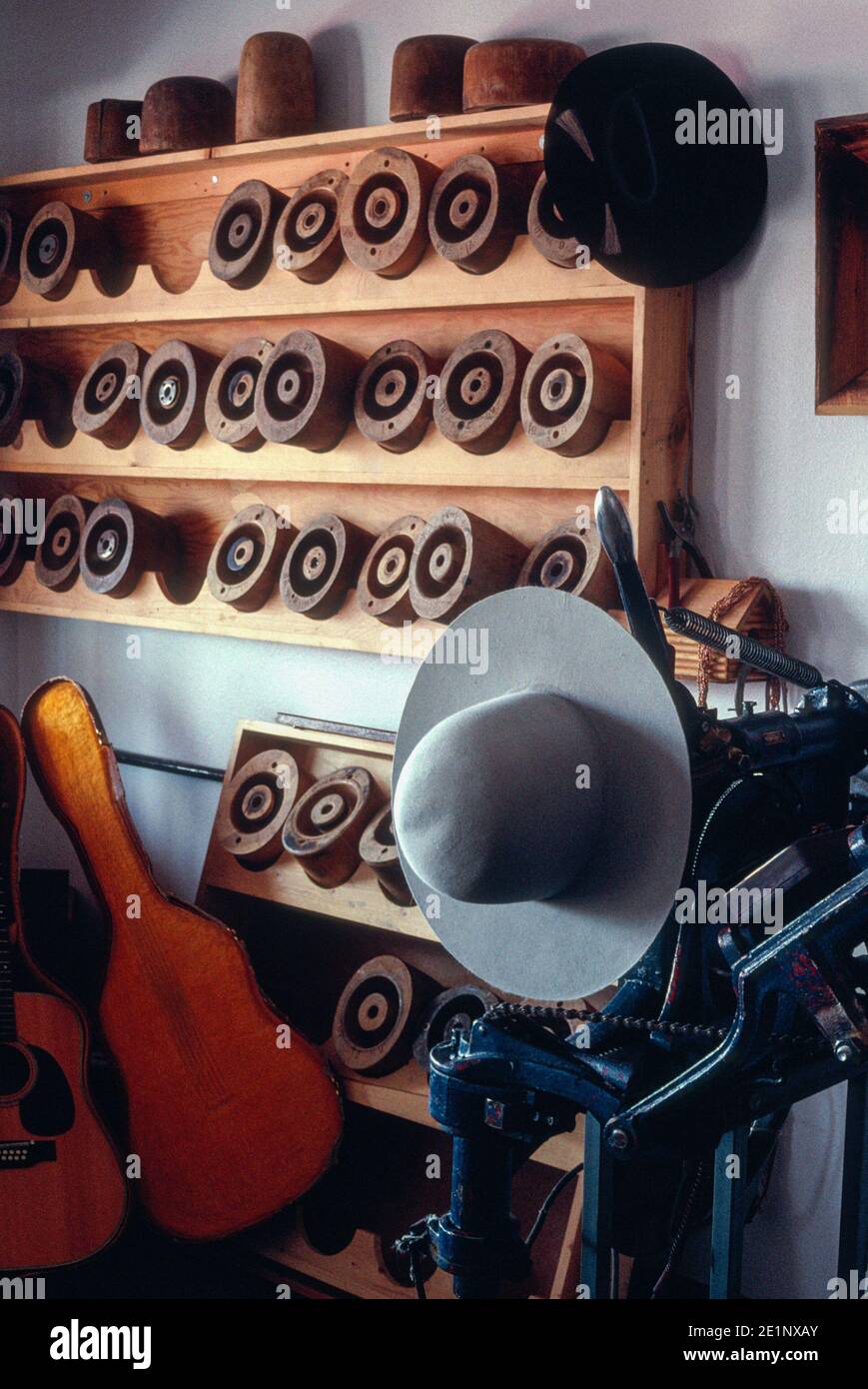 Hatmaking studio hi-res stock photography and images - Alamy