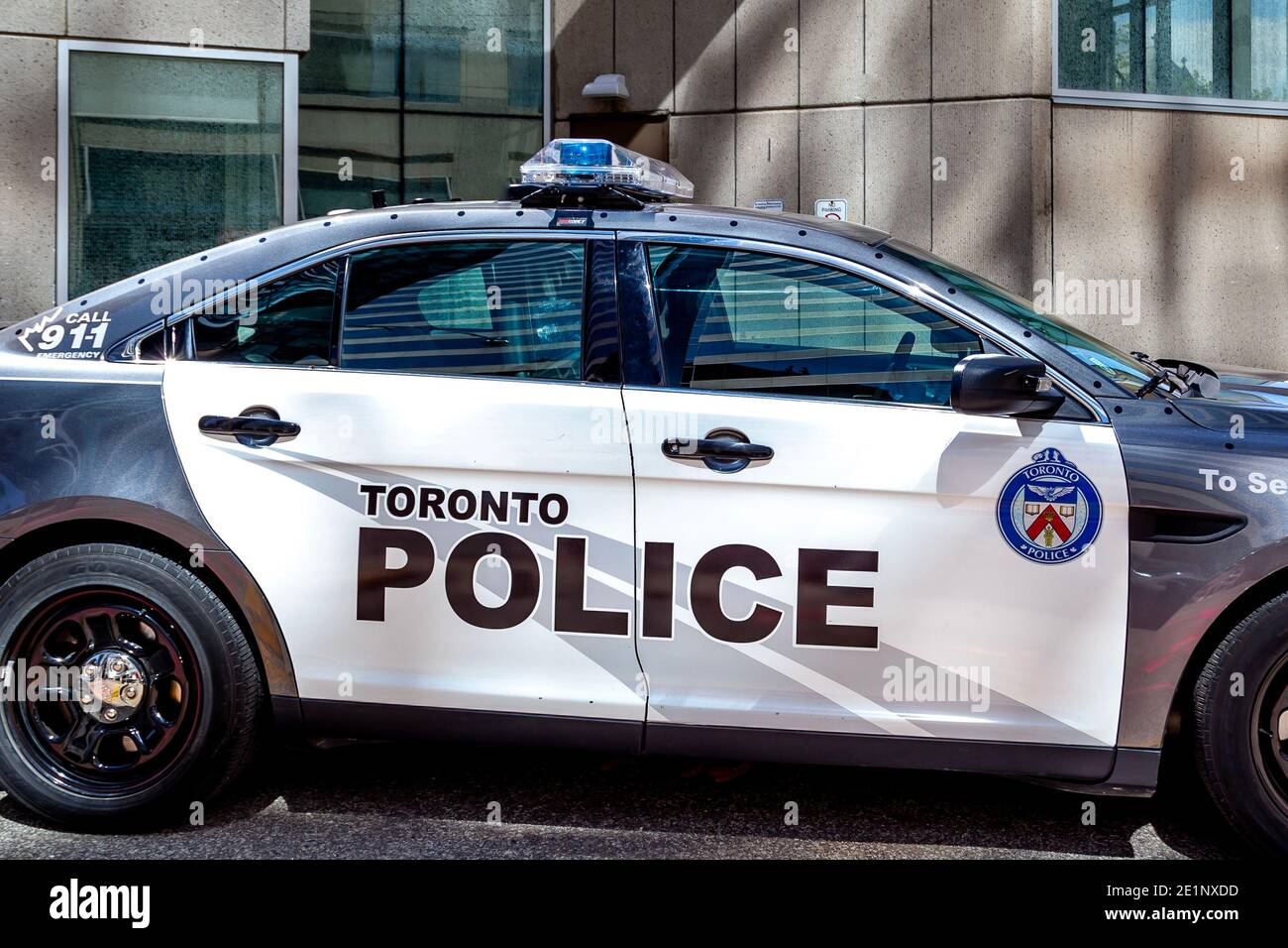 Toronto Police car side view. Toronto, Canada Stock Photo - Alamy