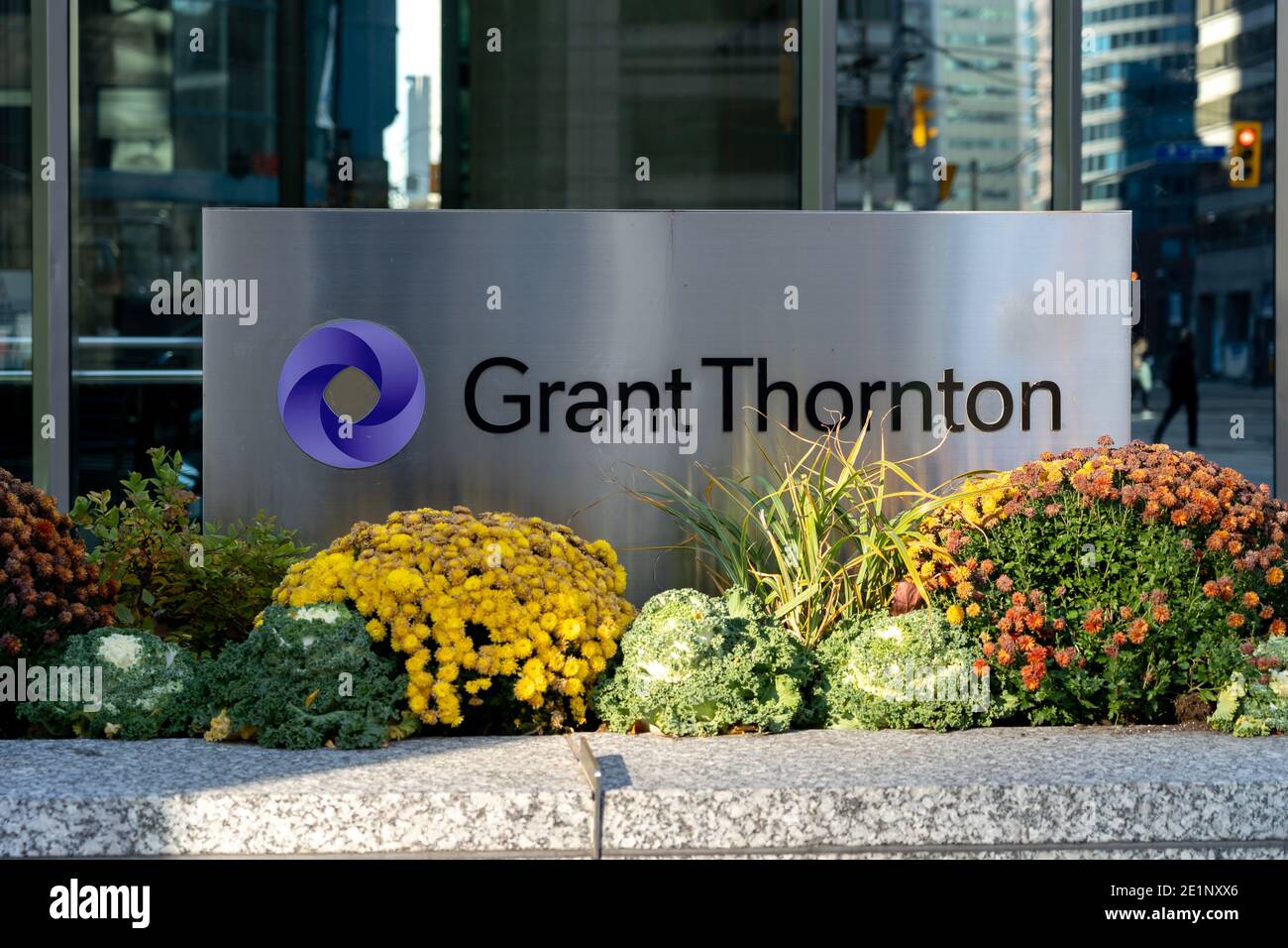 Grant Thornton LLP sign outside the head office building in Toronto, Canada Stock Photo - Alamy