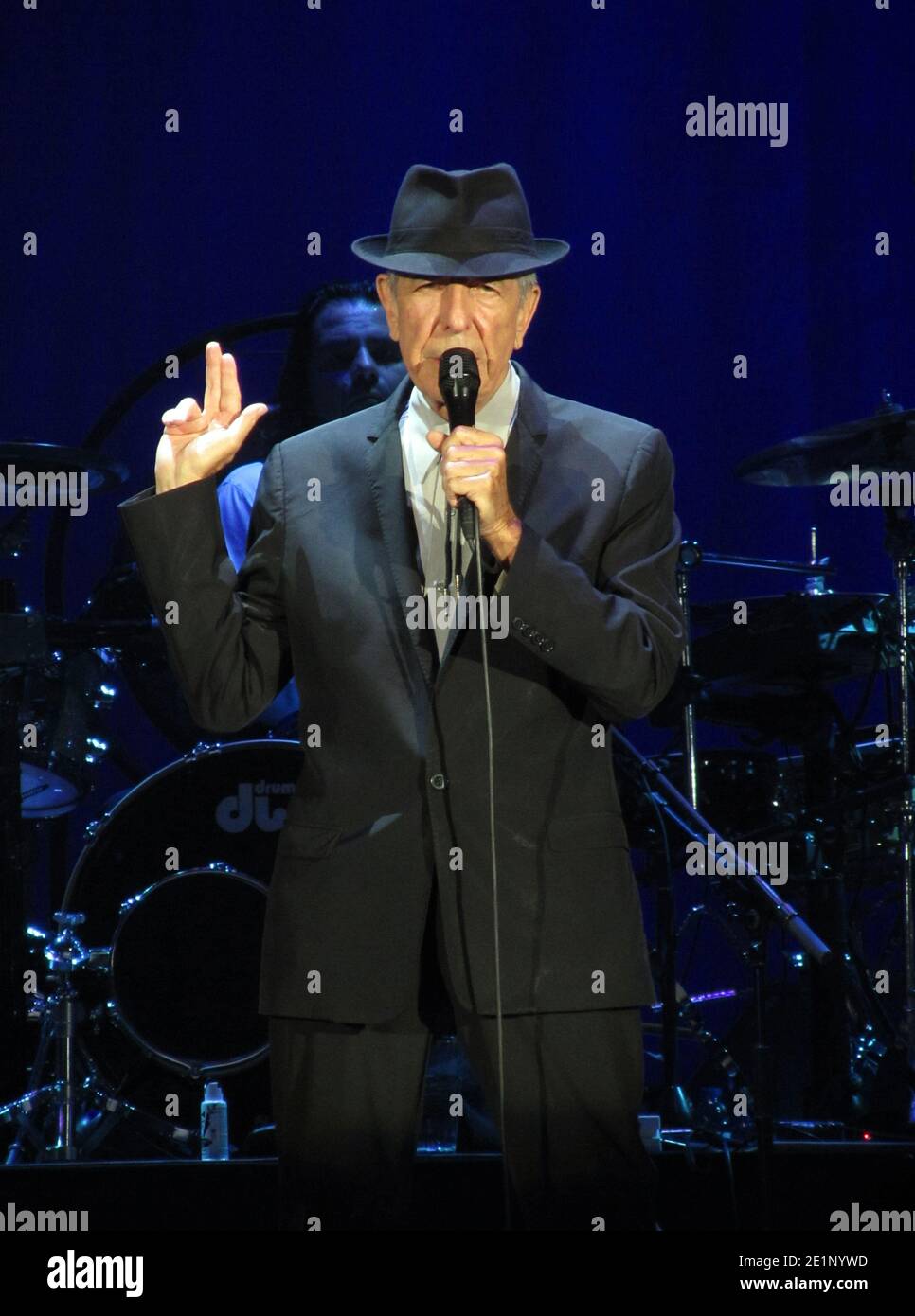 Leonard cohen portrait hi-res stock photography and images - Alamy