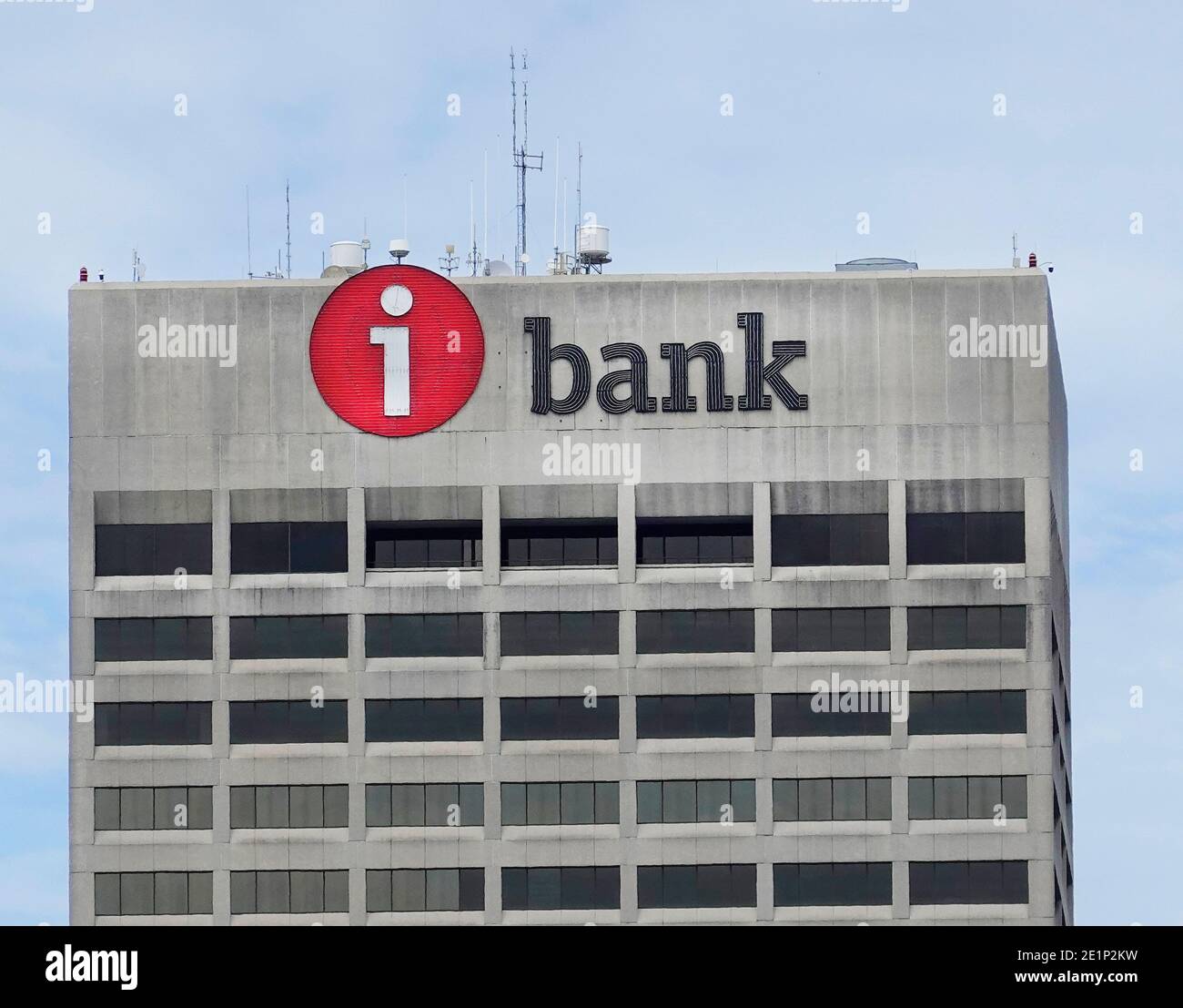 Independent bank building in Memphis TN Stock Photo - Alamy