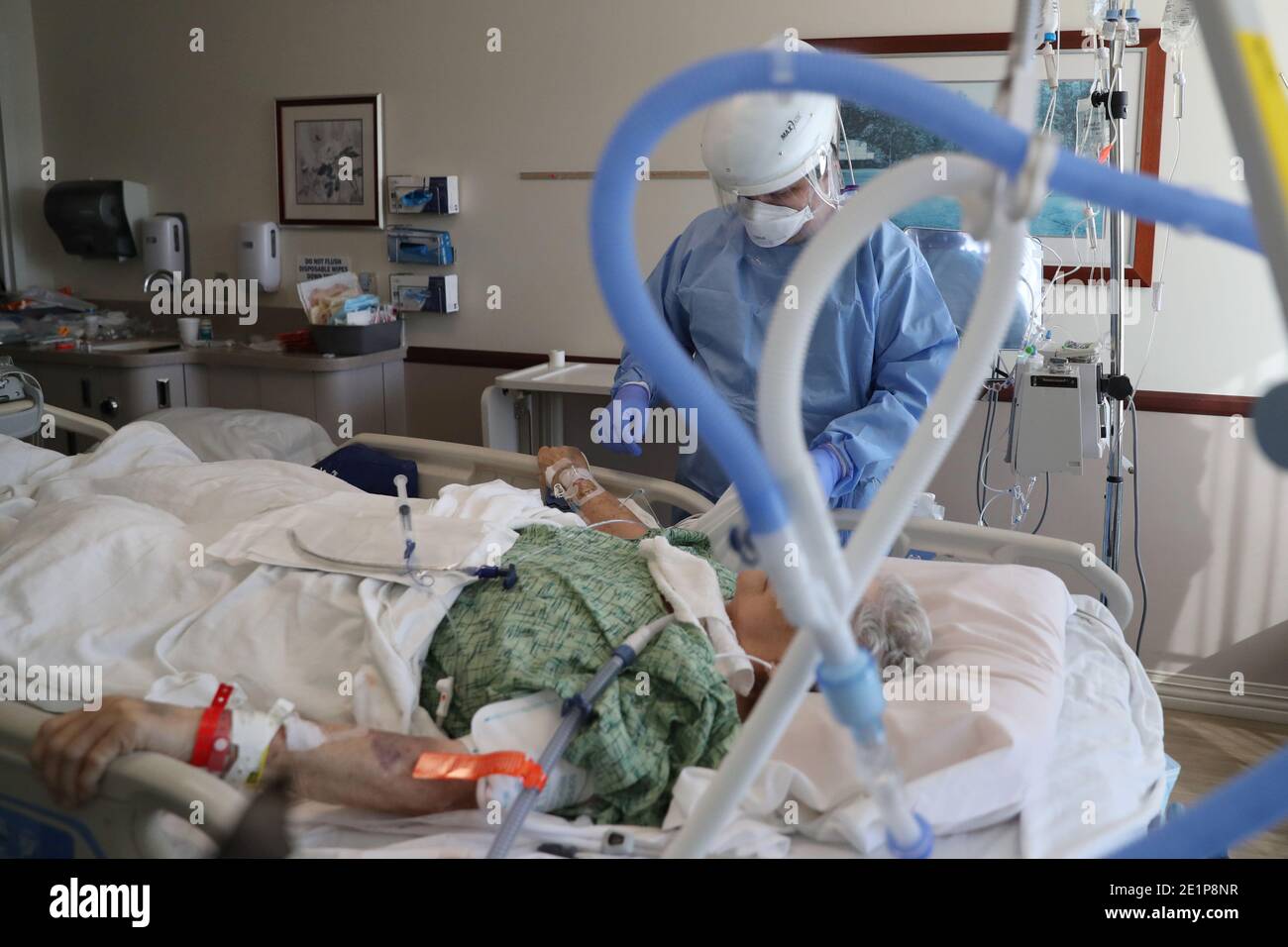 Intubate hi-res stock photography and images - Alamy