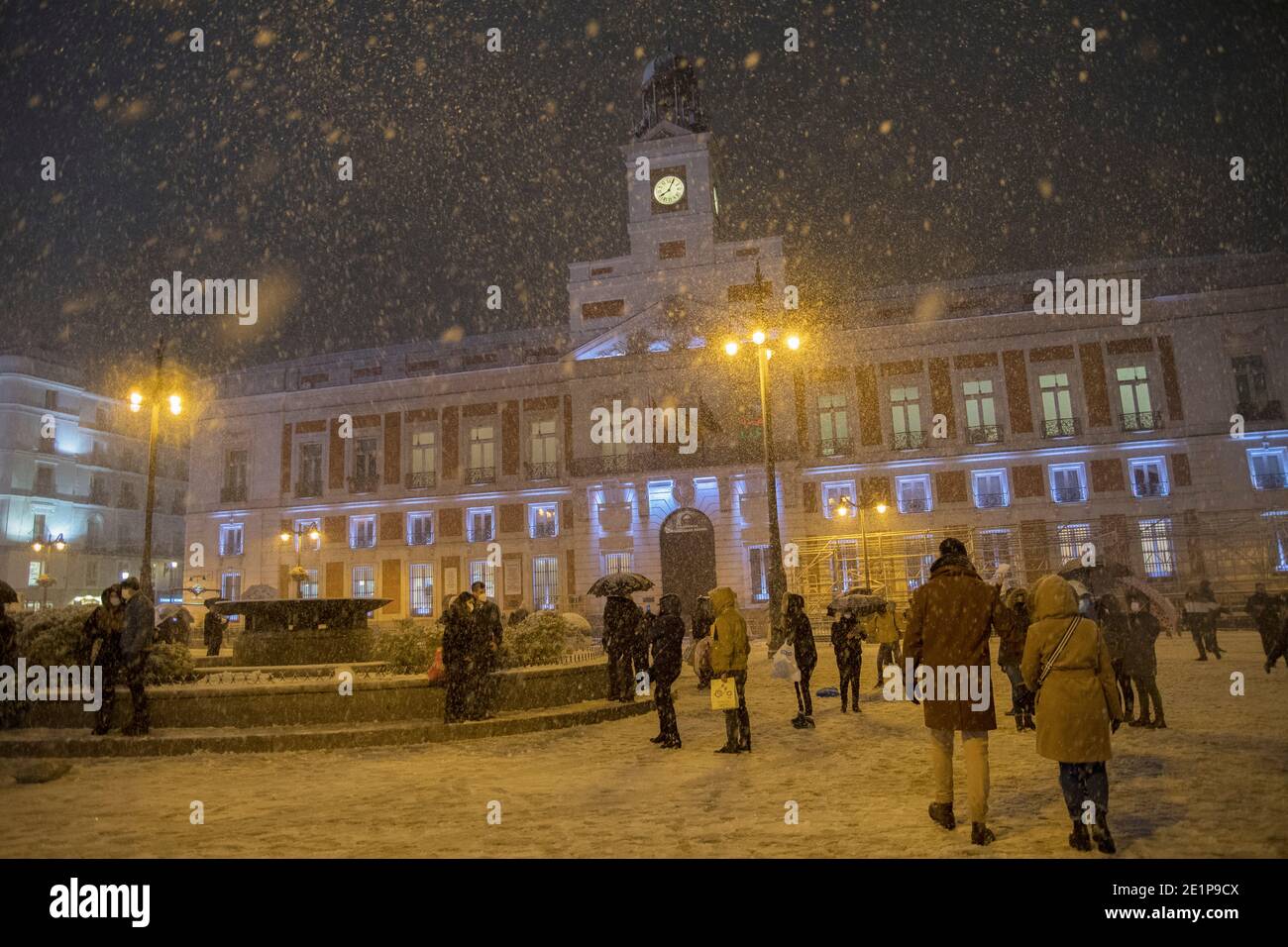 Cold temperature spanish climate hi-res stock photography and images ...