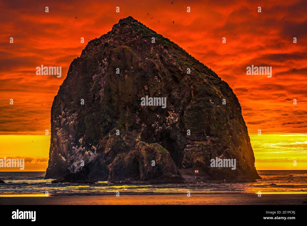 Colorful Sunset Haystack Rock Sea Stack Canon Beach Clatsap County ...