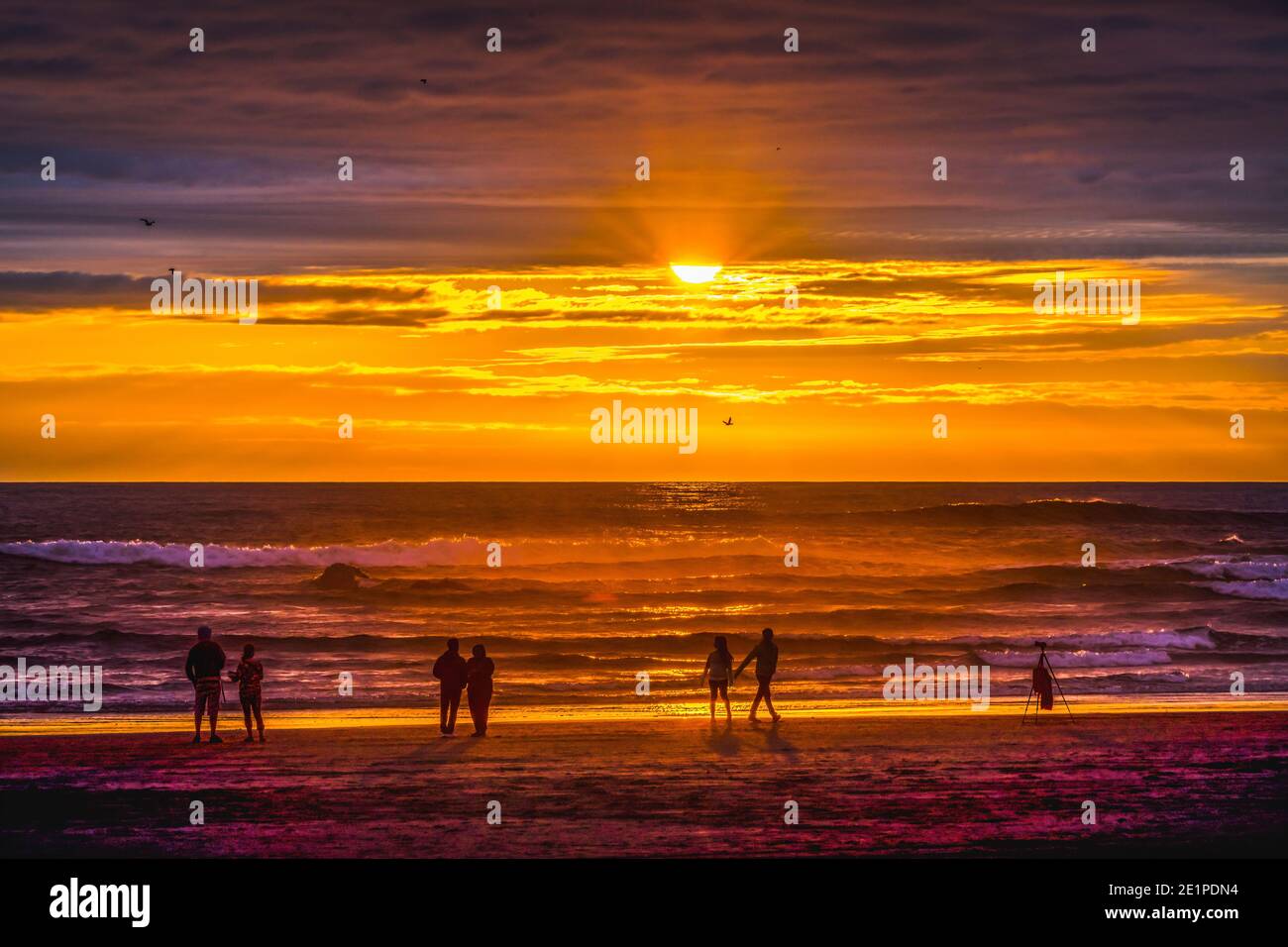 Colorful Blue Red Orange Sunset Tourists Watching Pacific Ocean ...