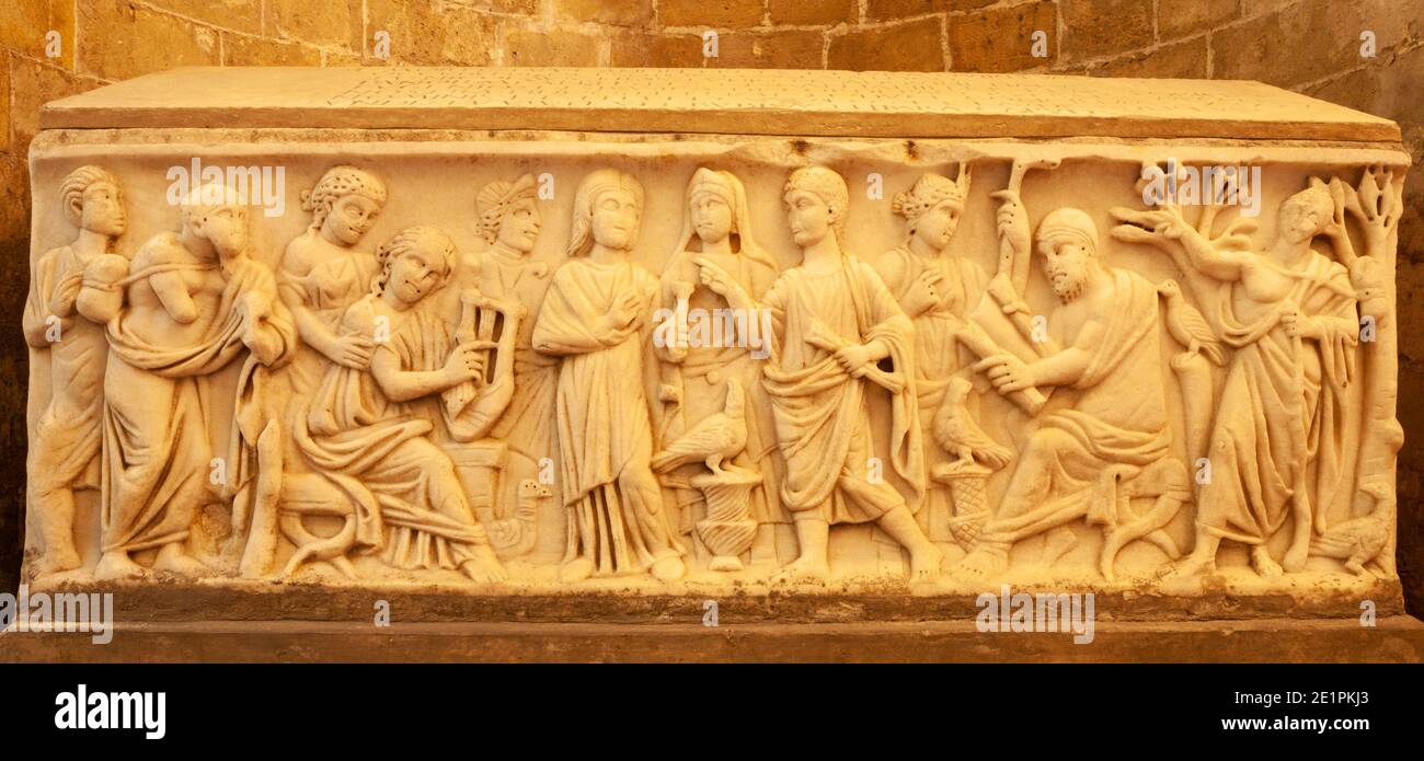 Palermo cathedral tombs hi-res stock photography and images - Alamy