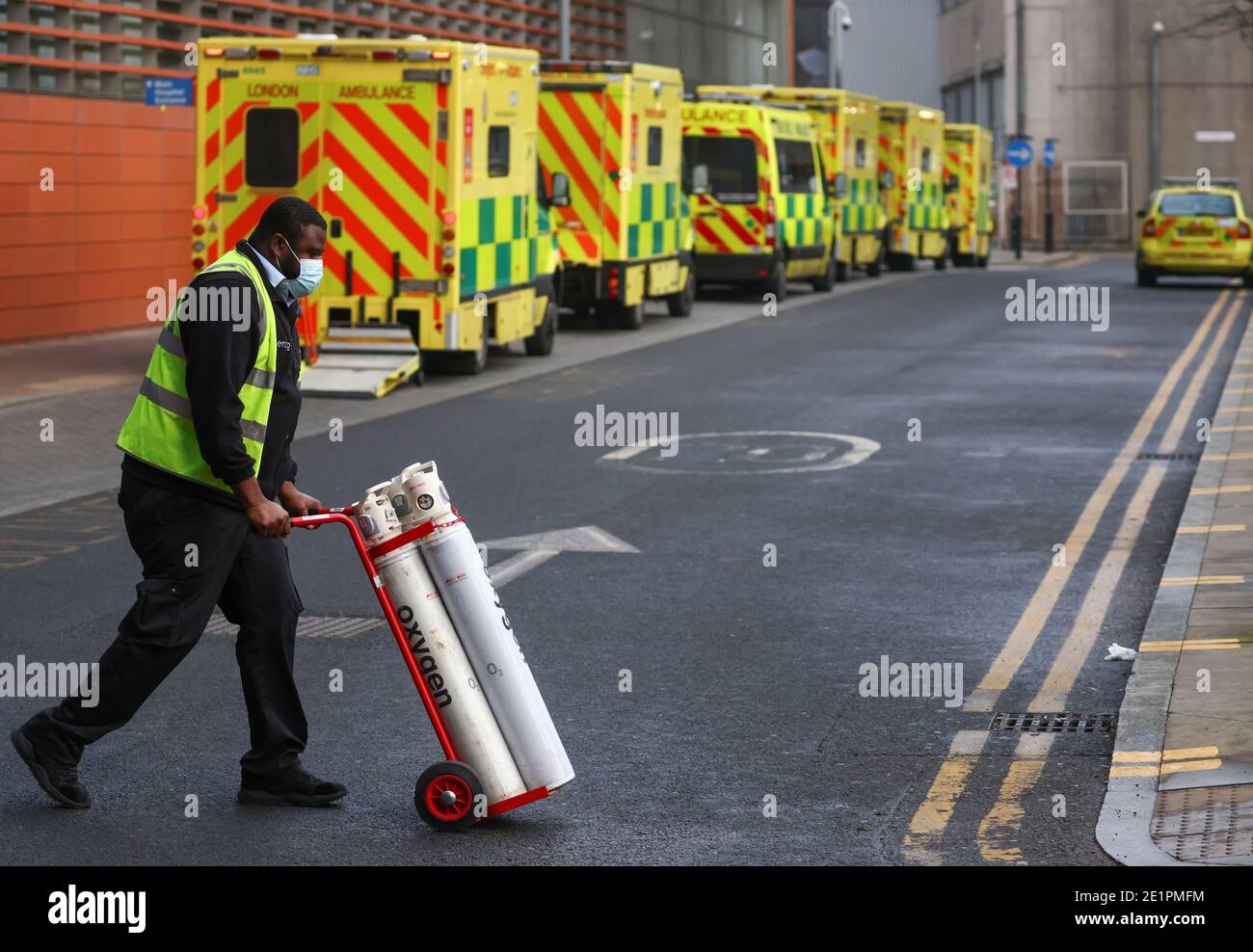 Queue of ambulances hi-res stock photography and images - Alamy