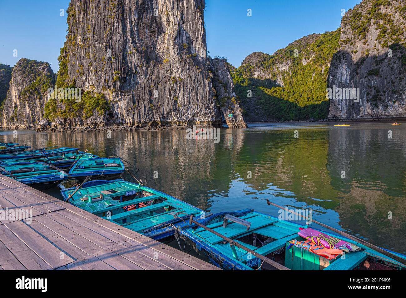 Ha long city hi-res stock photography and images - Alamy