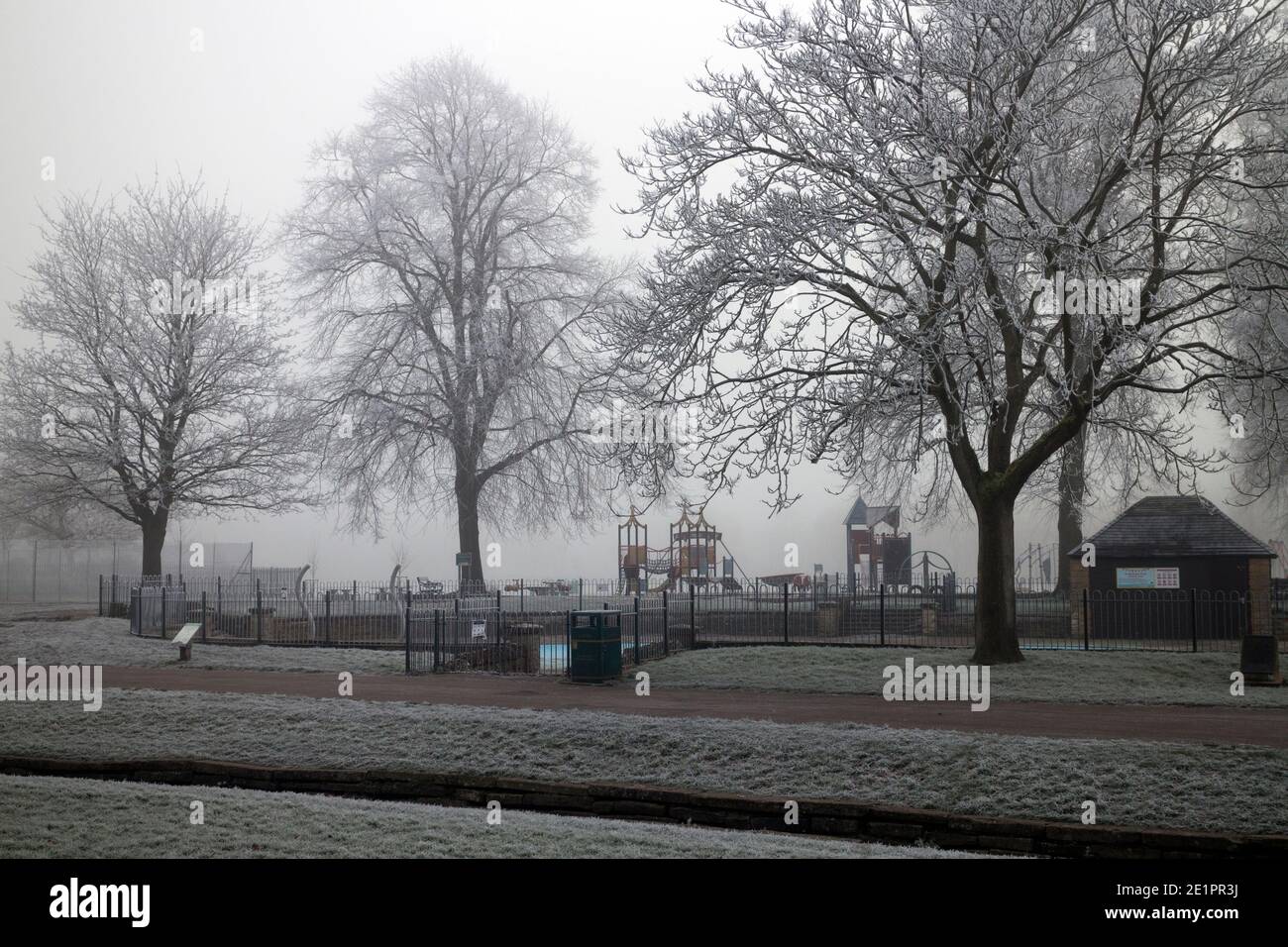 St. Nicholas Park on a frosty winter`s day, Warwick, Warwickshire ...