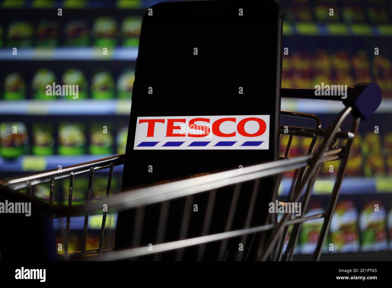 Tesco mobile phone hi-res stock photography and images - Alamy