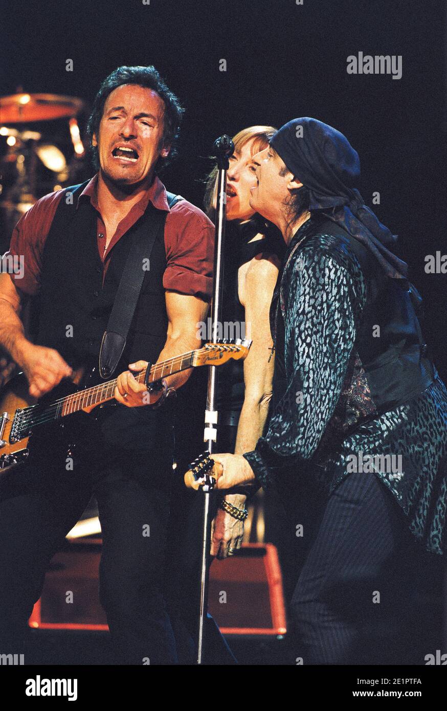 Bruce Springsteen and the E Street band in concert at Wembley Arena ...