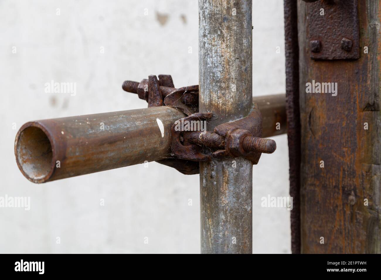 Scaffold scaffolding safety pole hi-res stock photography and images ...