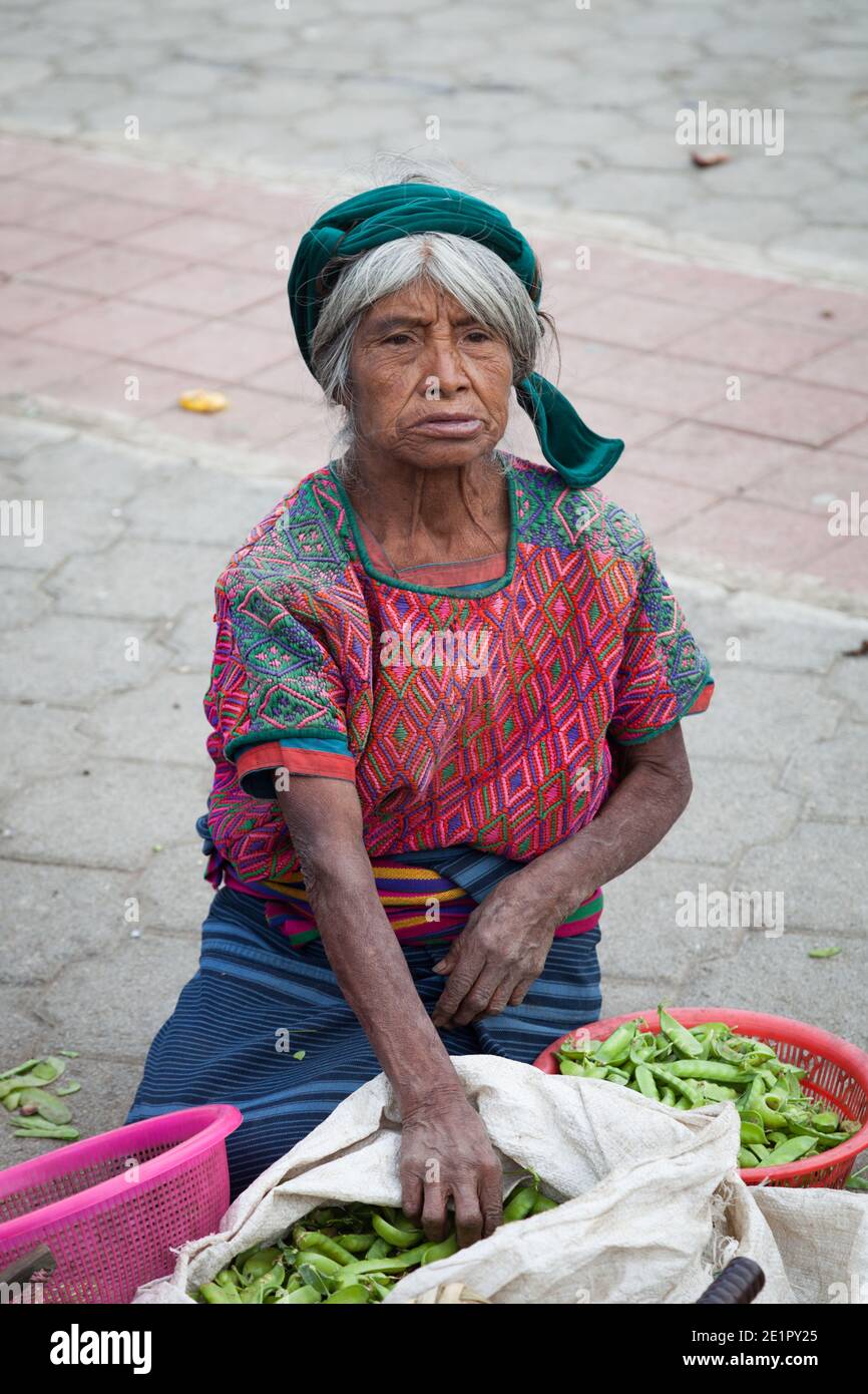 Mayan clothing hi-res stock photography and images - Alamy