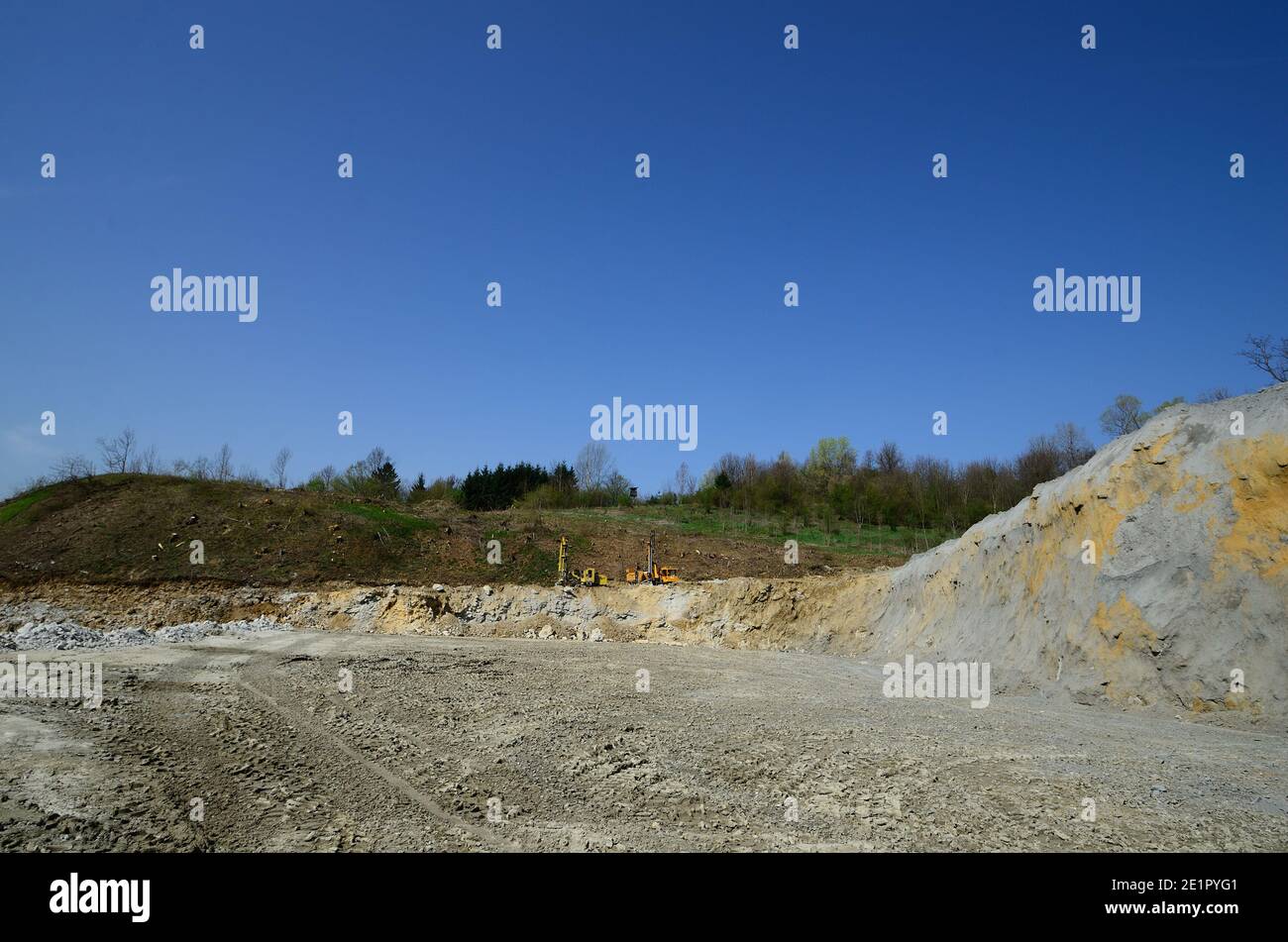 Coal quarries hi-res stock photography and images - Alamy